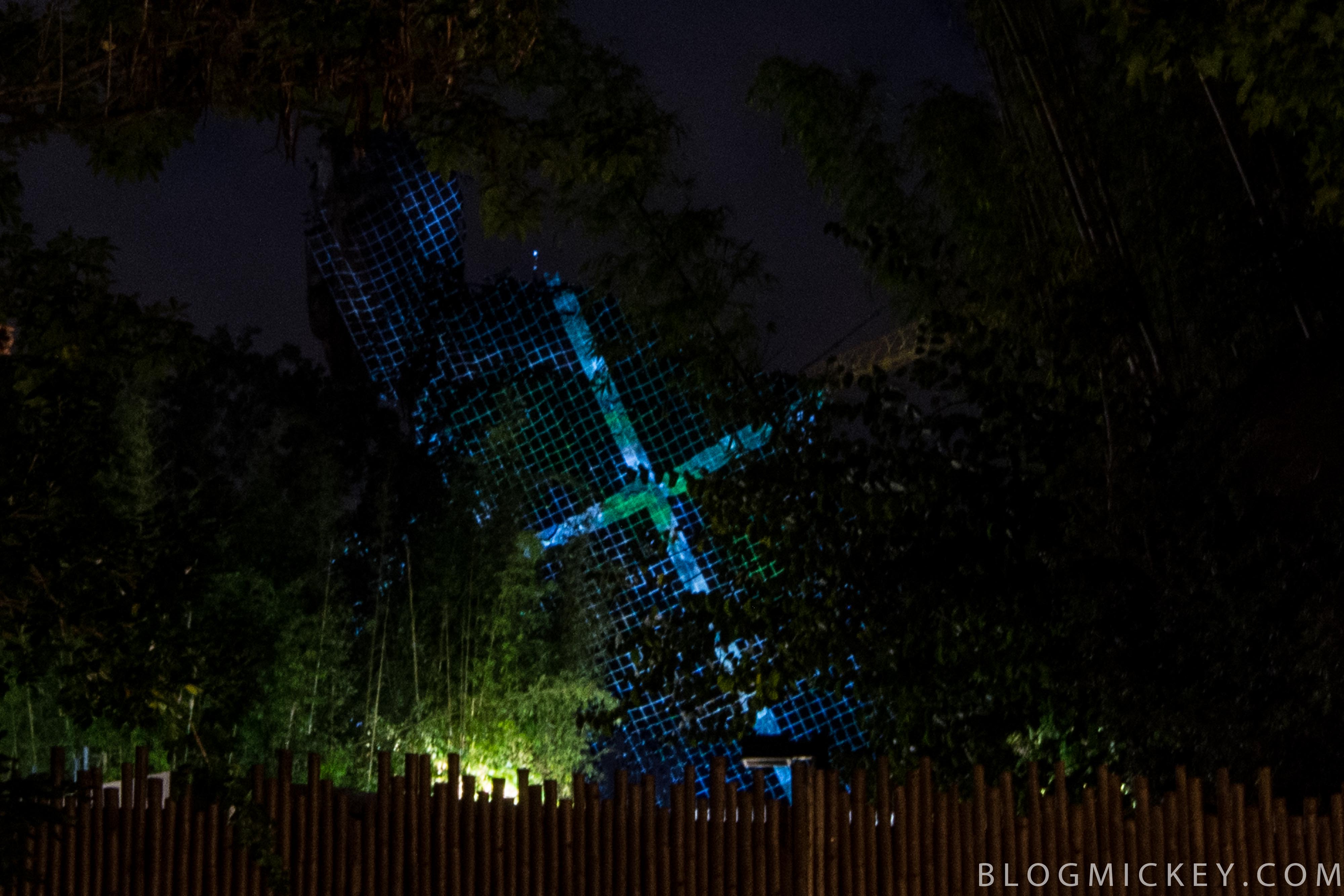 PHOTOS - A look back at the construction of the floating mountains of ...