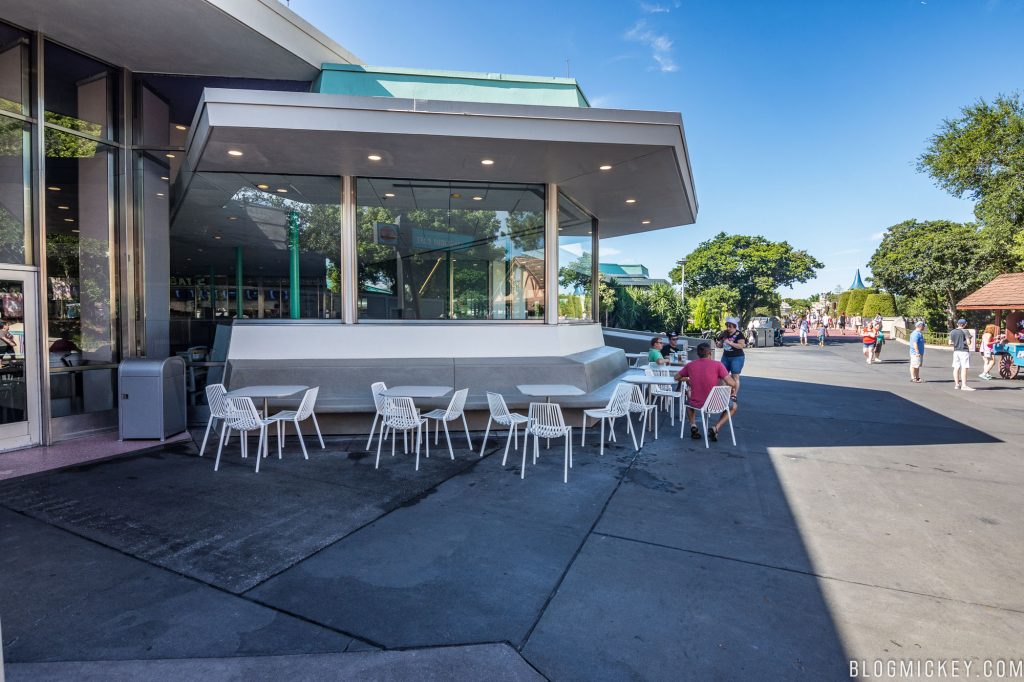 PHOTOS: Cosmic Ray's Starlight Cafe Exterior Refurbishment (August 2017)