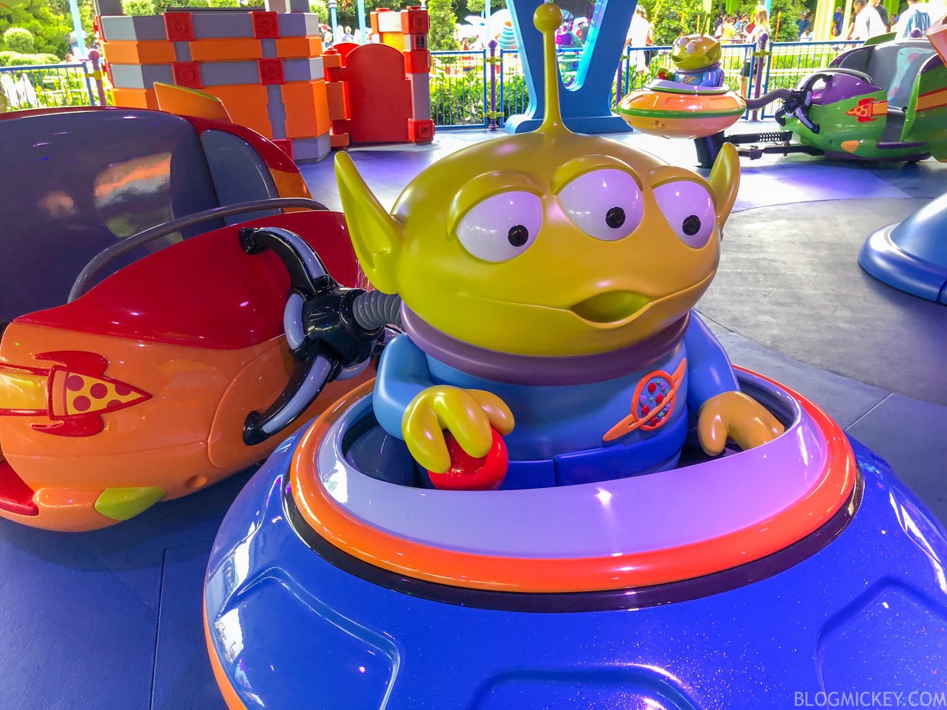 Alien Swirling Saucers Ride in Toy Story Land