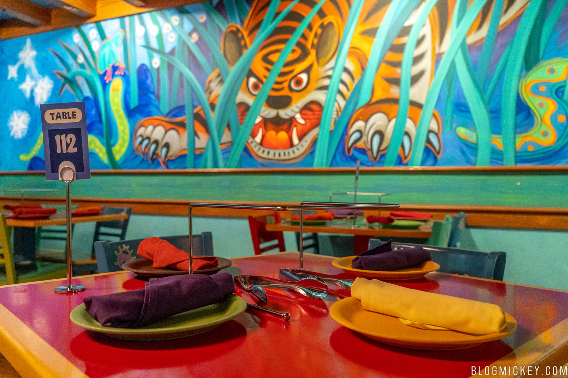 REVIEW: Family-Style Dinner at Pizzafari in Disney's Animal Kingdom