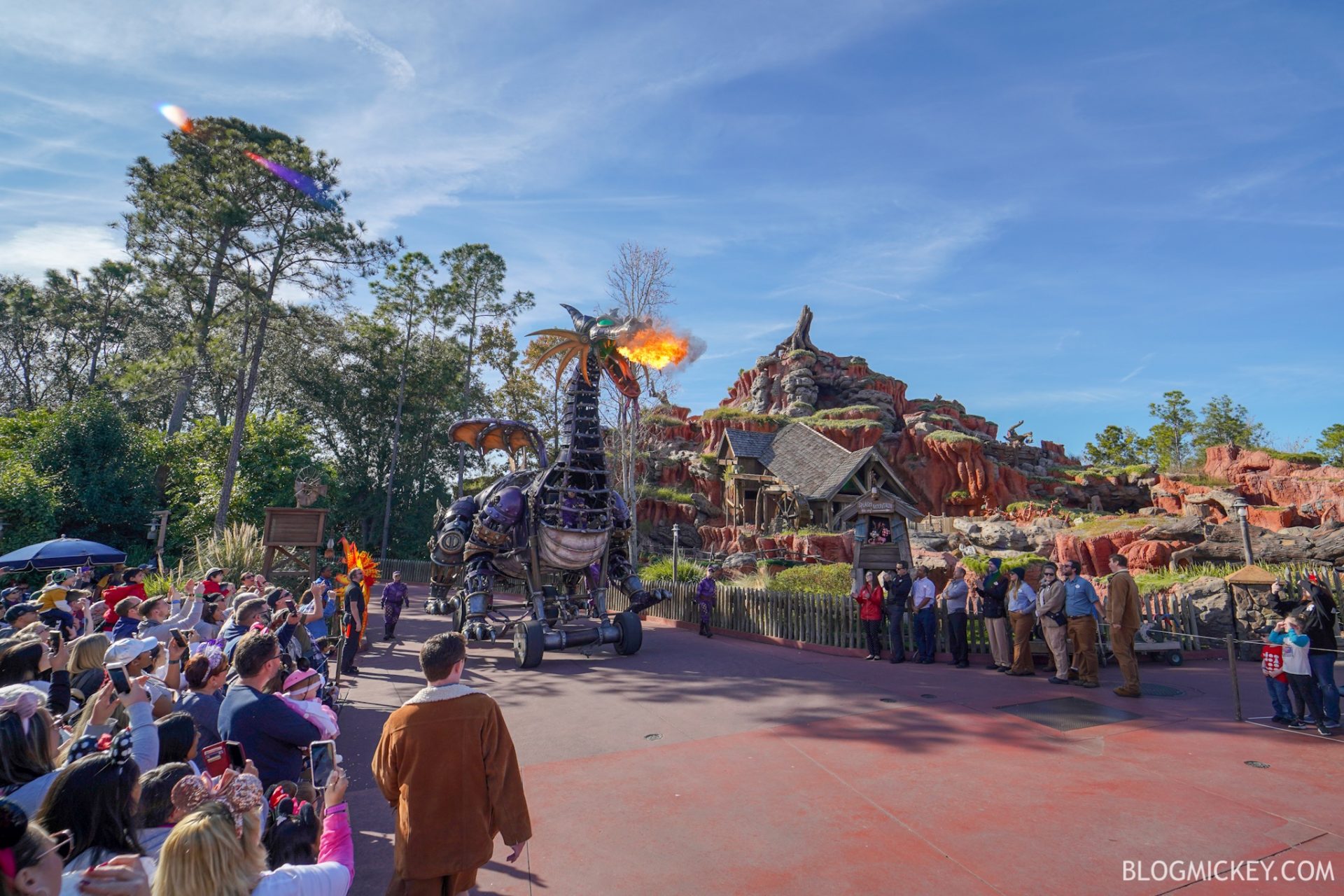 VIDEO, PHOTOS: Maleficent Dragon Float Returns to Festival of Fantasy ...