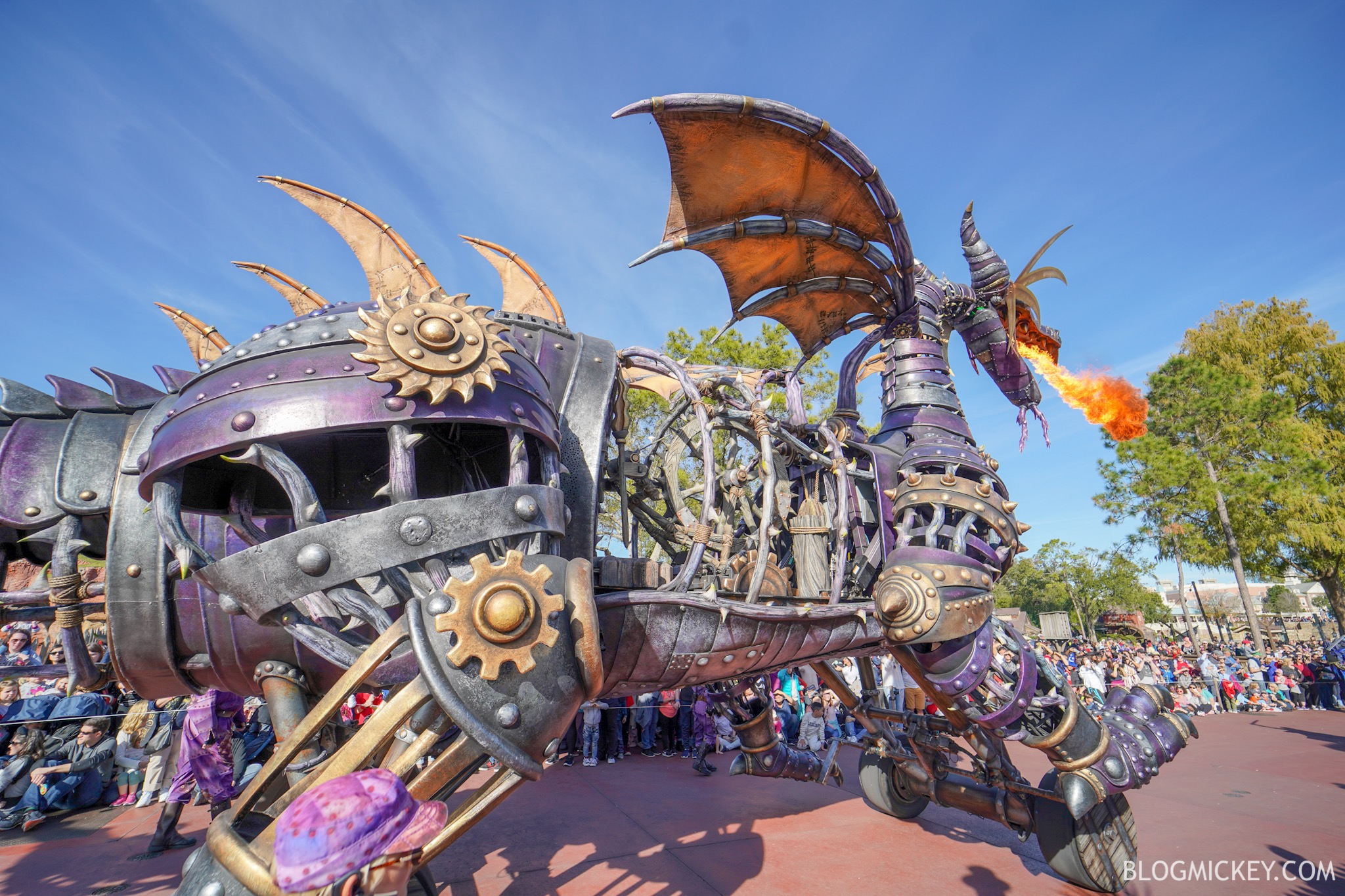 VIDEO, PHOTOS: Maleficent Dragon Float Returns to Festival of Fantasy ...