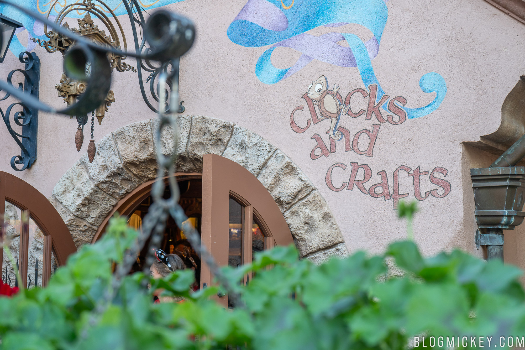 PHOTOS: Disney Character Scenes Painted Throughout World Showcase for ...