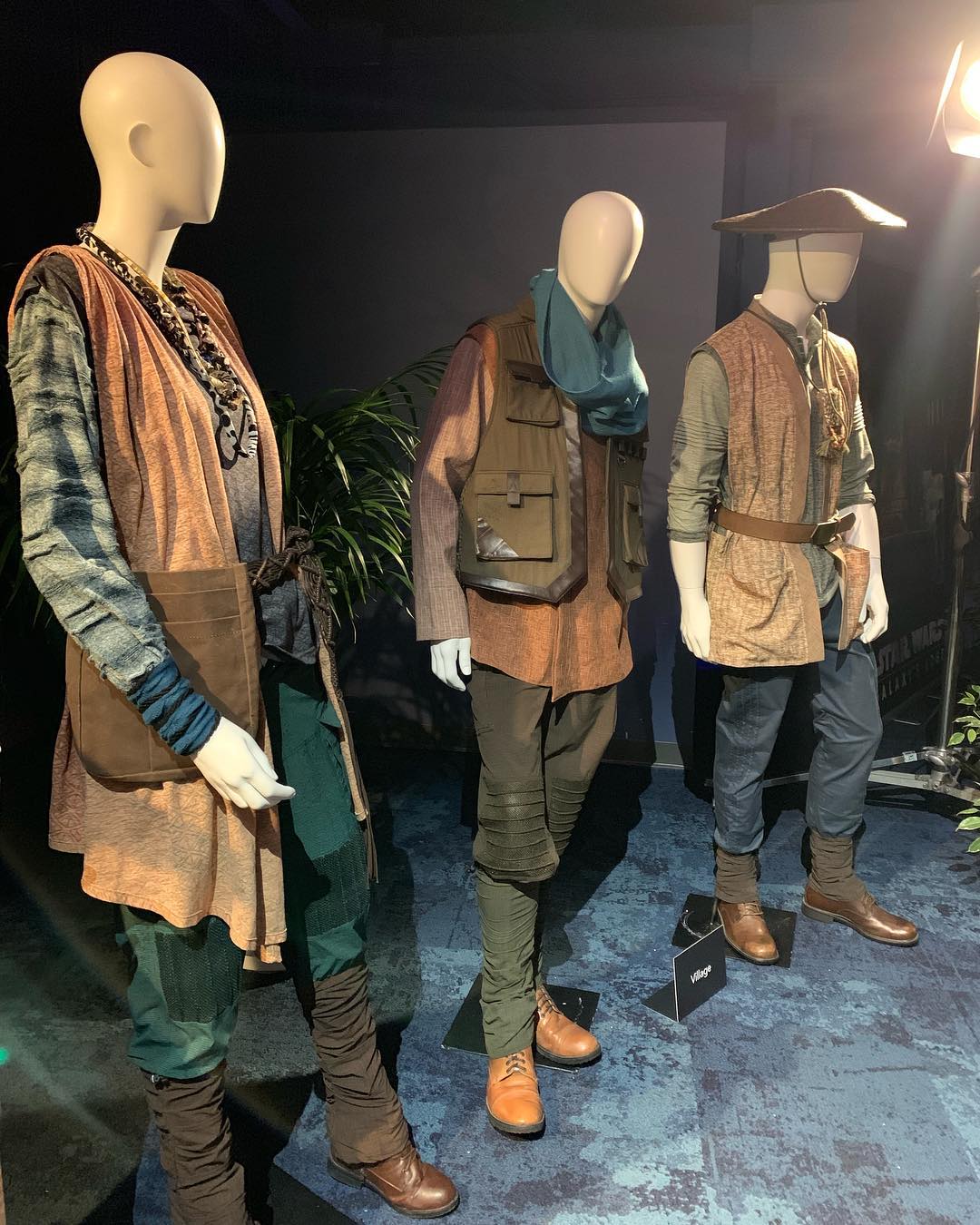 BREAKING: Star Wars: Galaxy's Edge Cast Member Costumes Revealed
