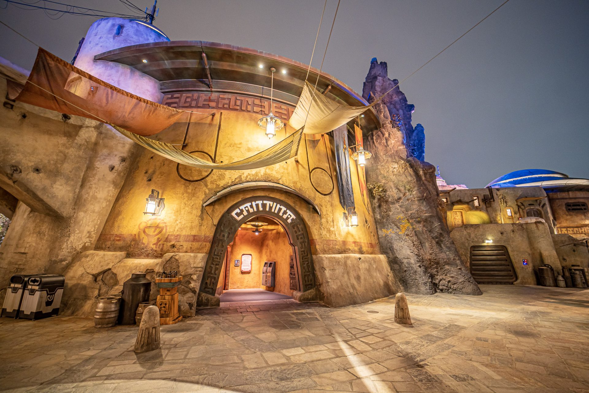 Oga's Cantina Review - Star Wars: Galaxy's Edge