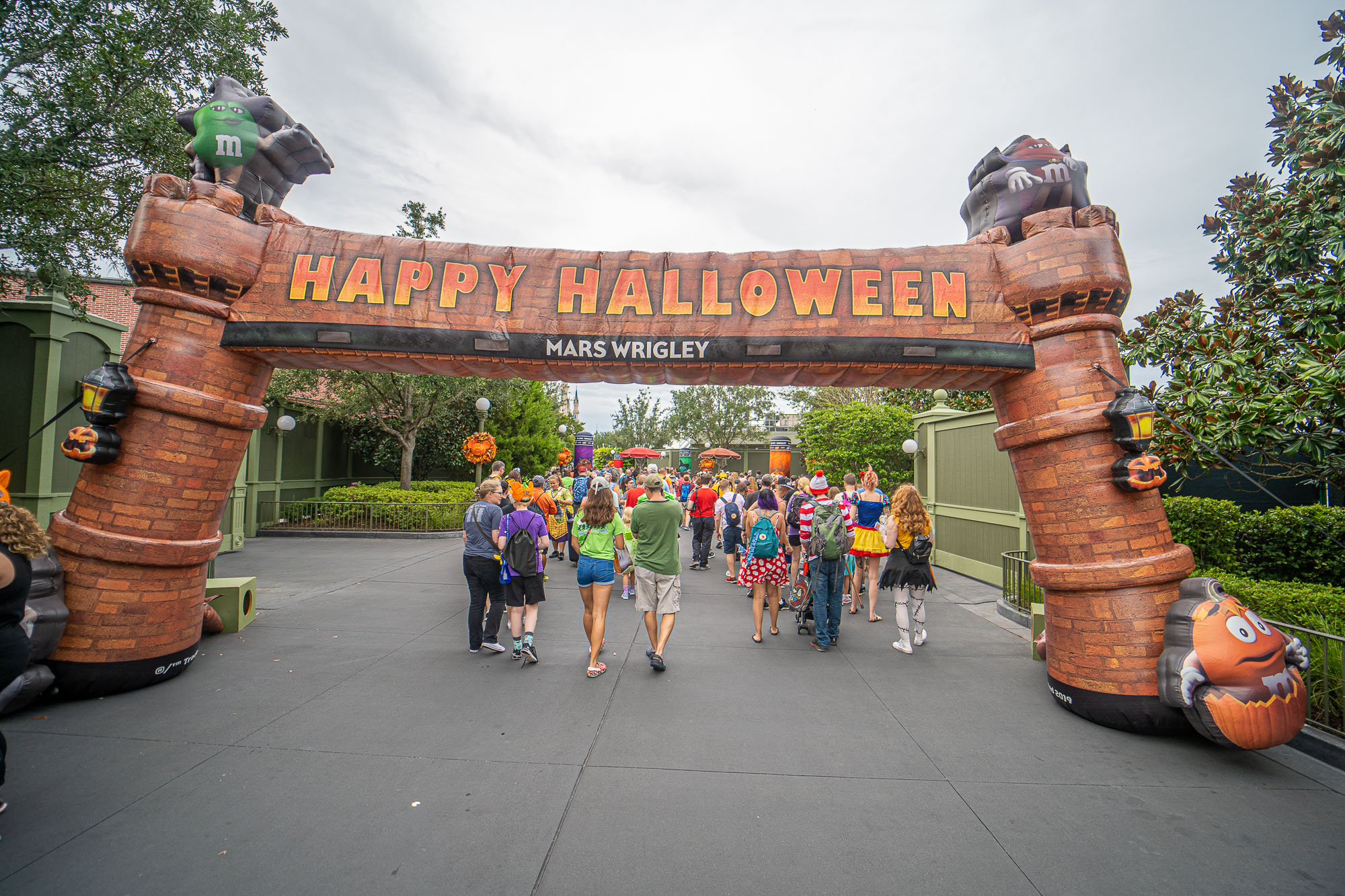 Taste of Magic Kingdom VIP Tour Review (Revamped Routes, New Food, and ...