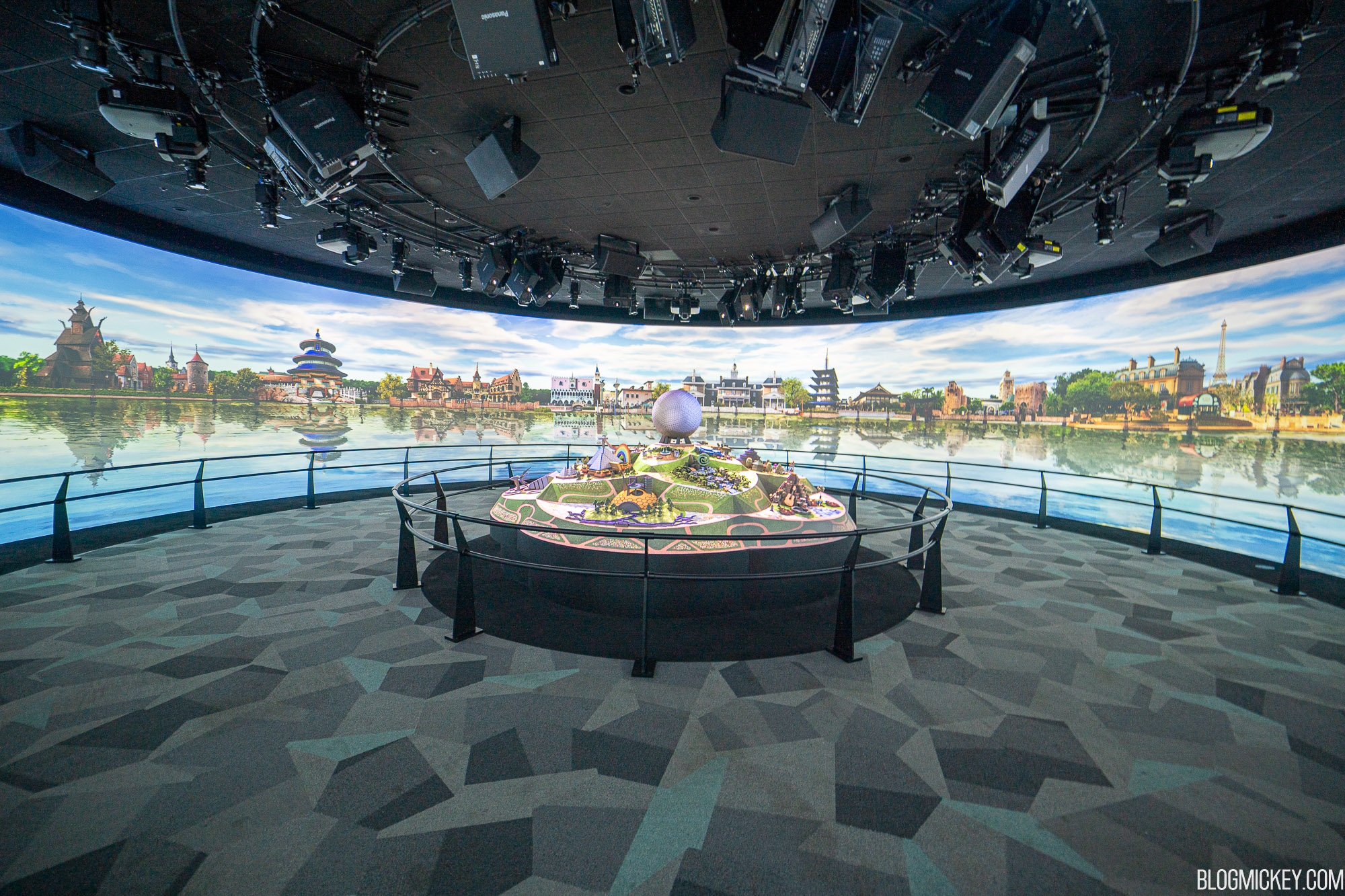 Watch the Full 'Imagineering Presents The Epcot Experience' Projection ...