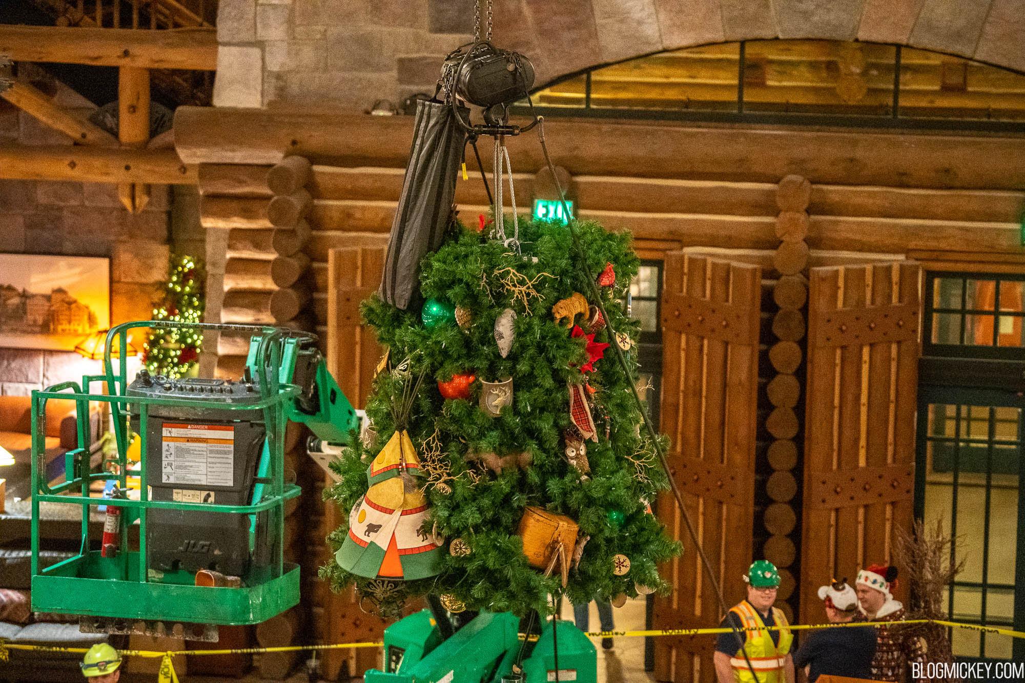 Detailed Look at Wilderness Lodge Christmas Tree Installation