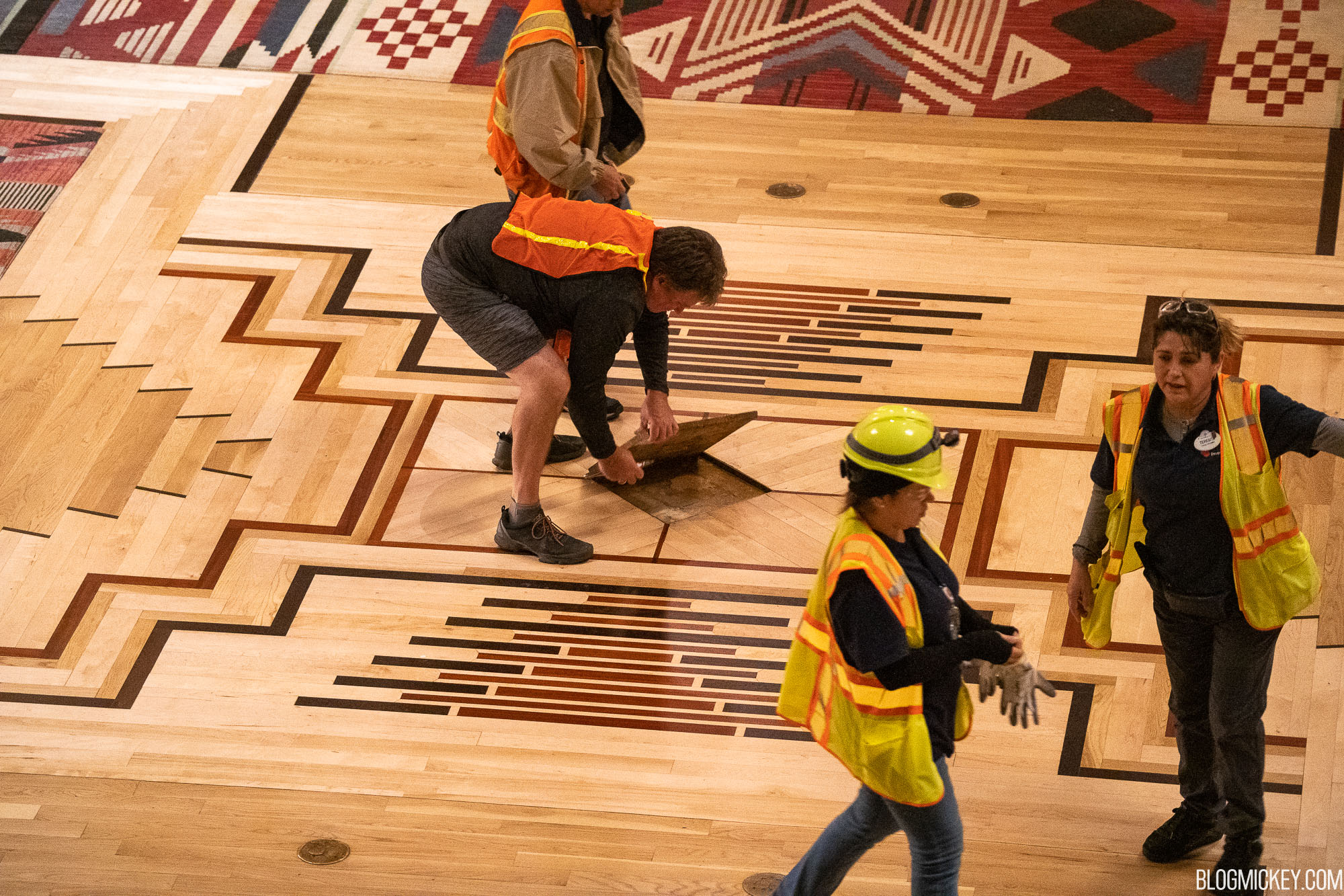 Detailed Look at Wilderness Lodge Christmas Tree Installation