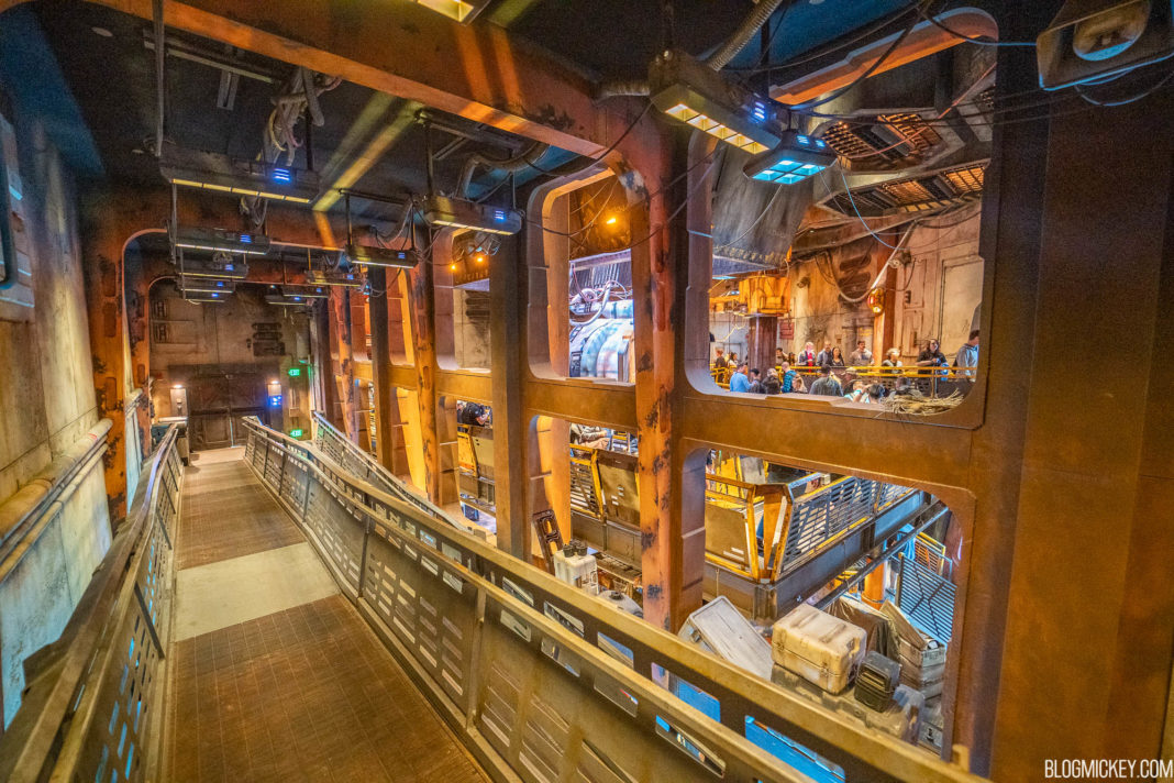 Here's a Look at the Millennium Falcon: Smugglers Run FastPass+ Queue ...