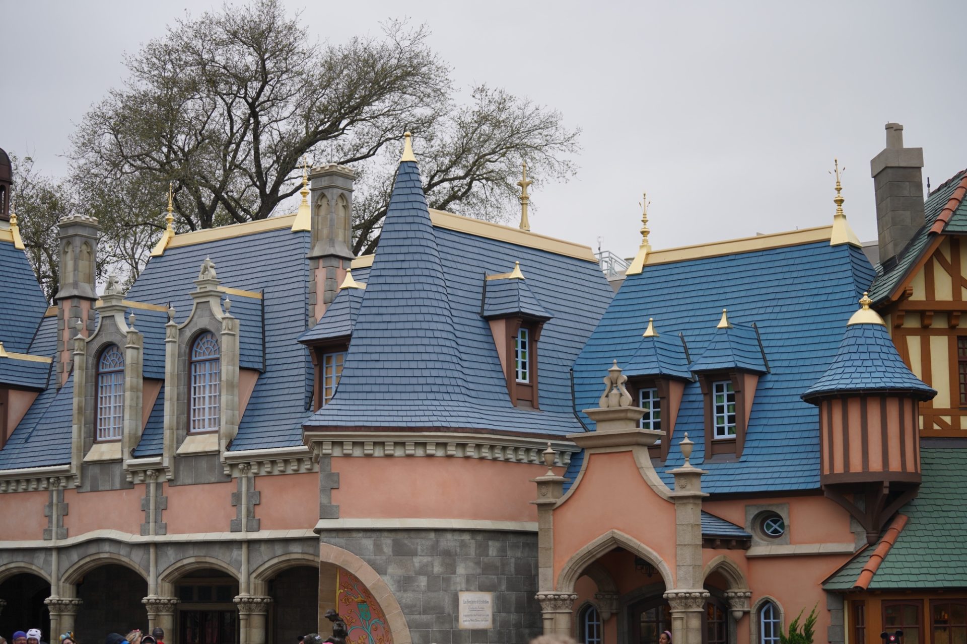 FIRST LOOK: Golden Accents and Blue Paint Arrive In Fantasyland for ...