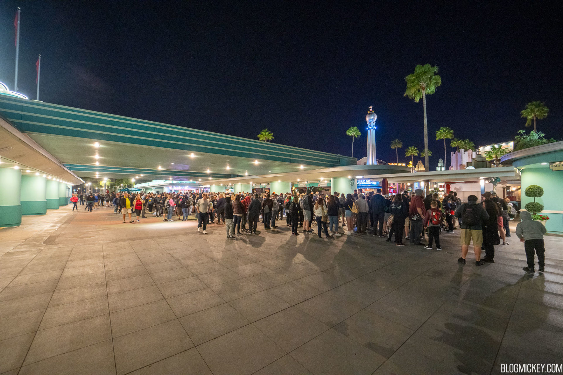 First Impressions and Crowd Levels for an 8am Opening at Disney's ...