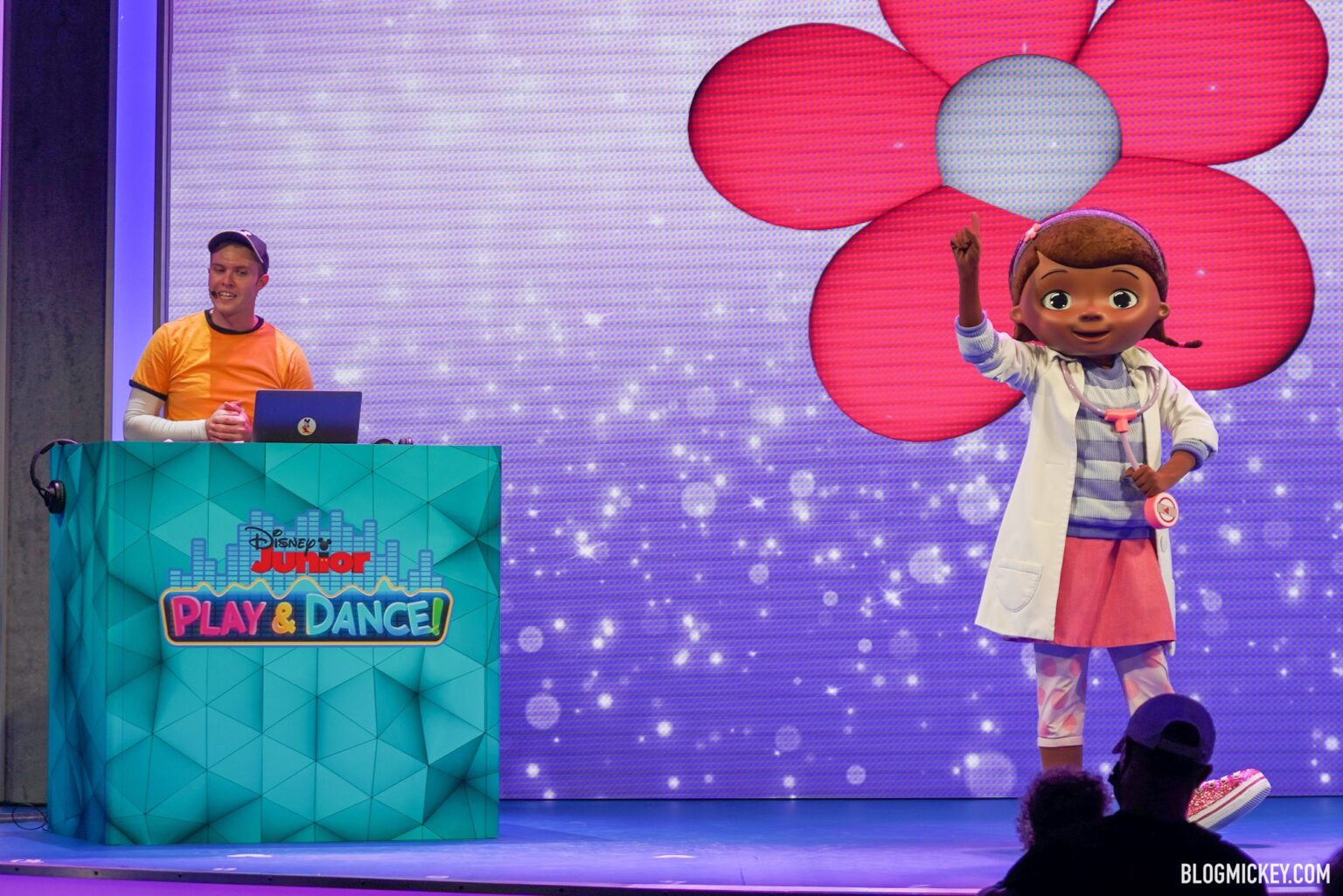 NEW 'Disney Junior Play and Dance!' Debuts with Social Distancing and ...