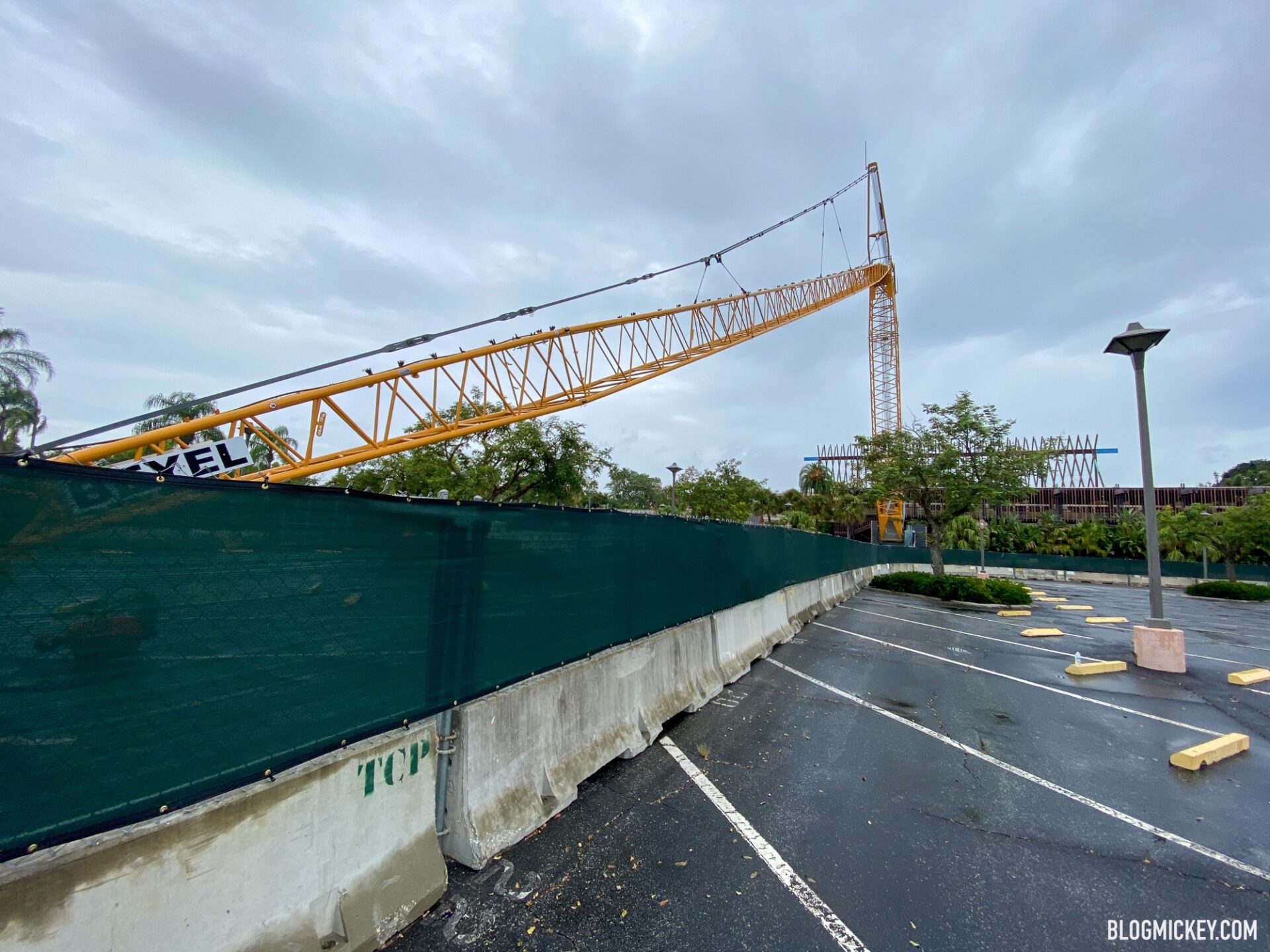 Large Crane Arrives at Disney's Polynesian Village Resort As ...