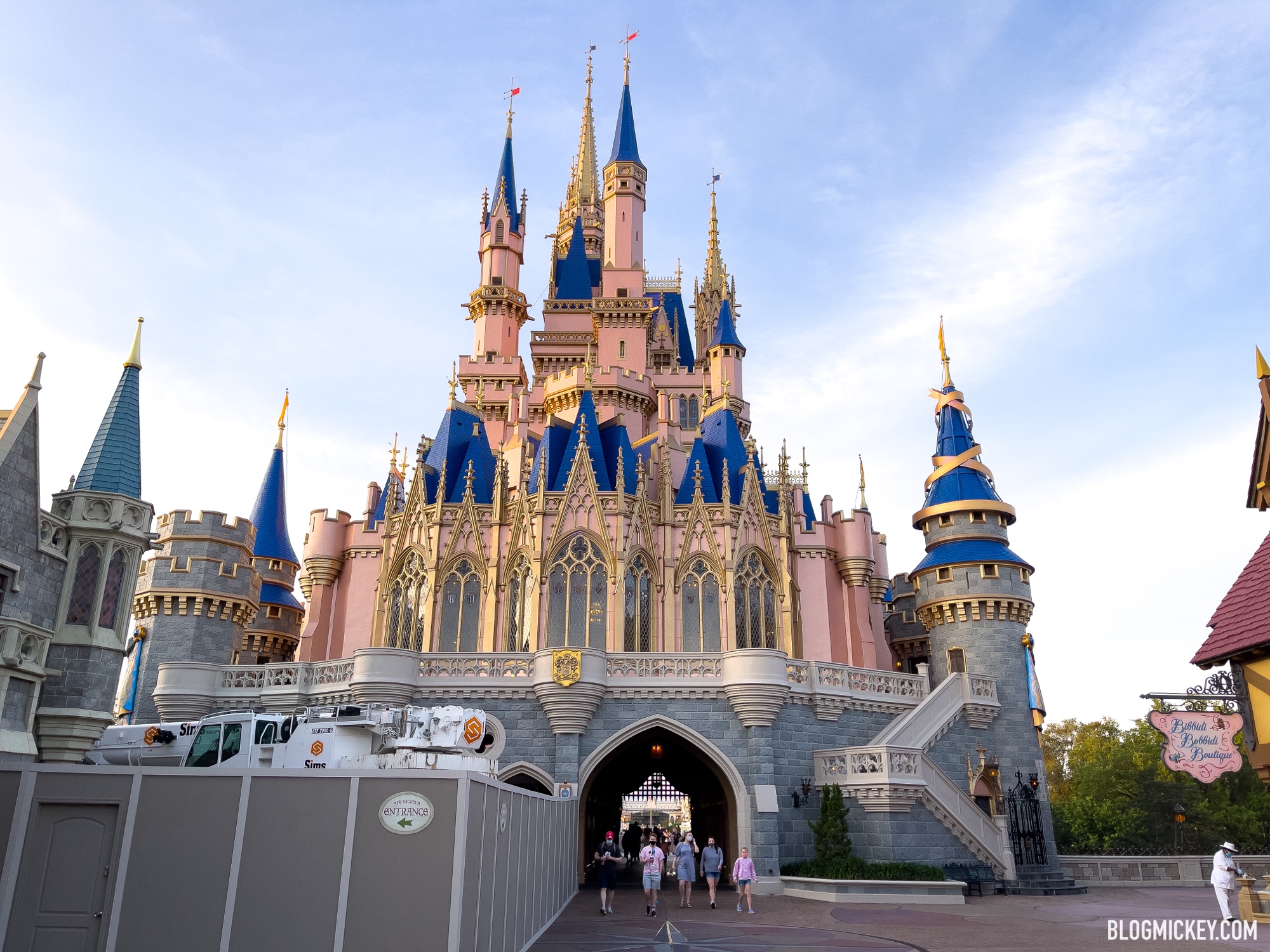 First Cinderella Castle Turret Decoration Installed for Disney World ...