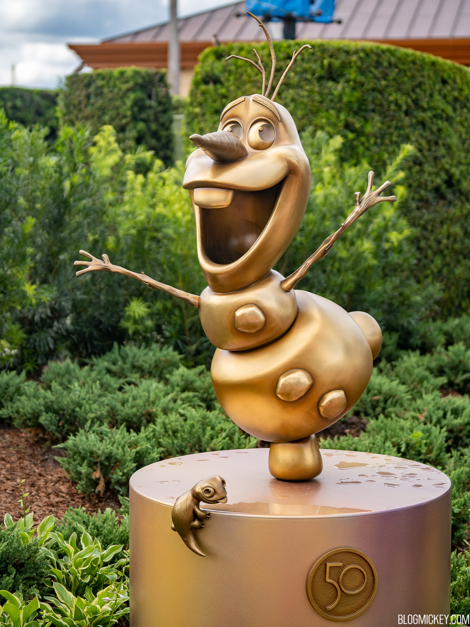 EPCOT Fab 50 Golden Character Sculptures (Photos, Locations)