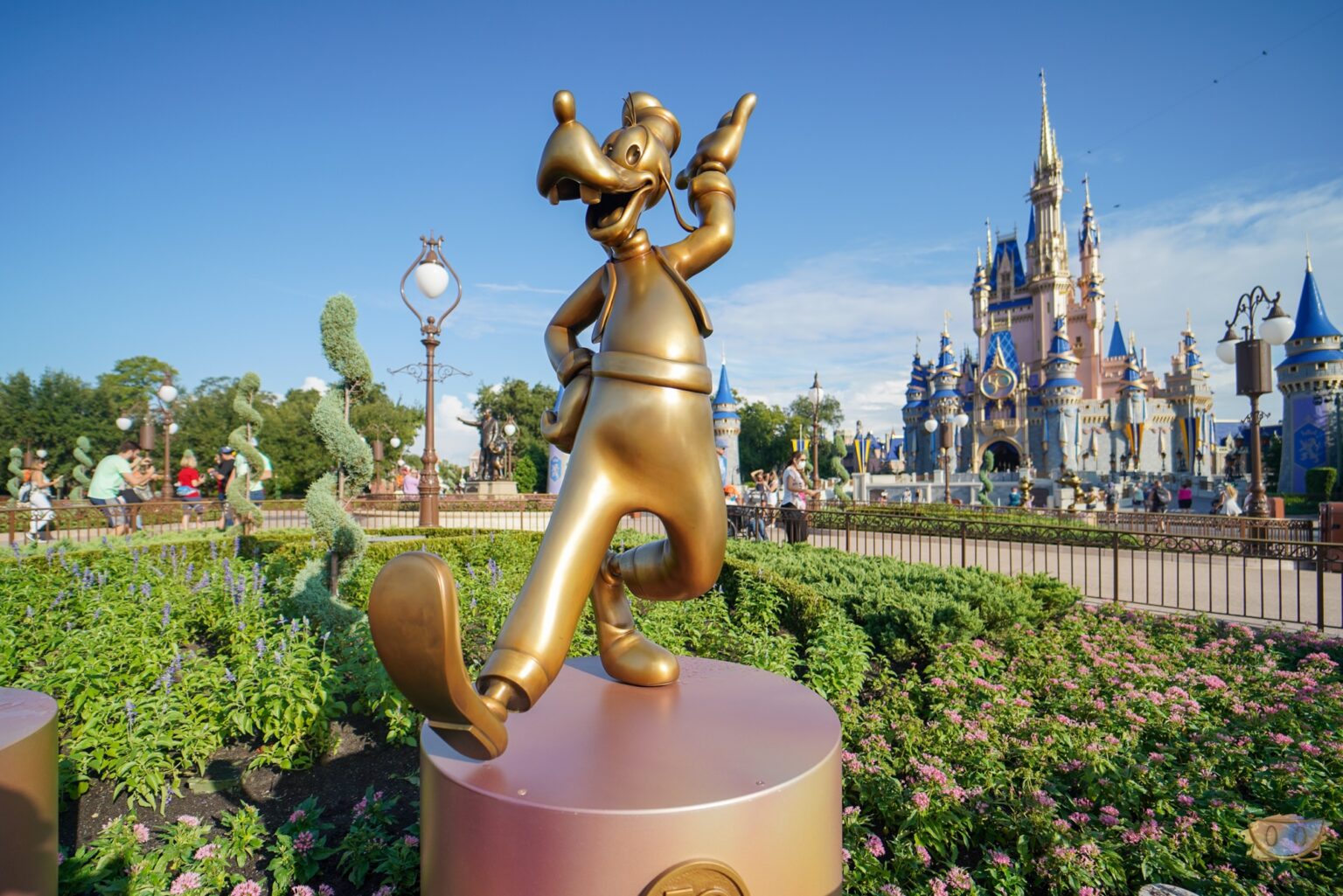 Disney Fab 50 Characters (Photos, Locations, and More)