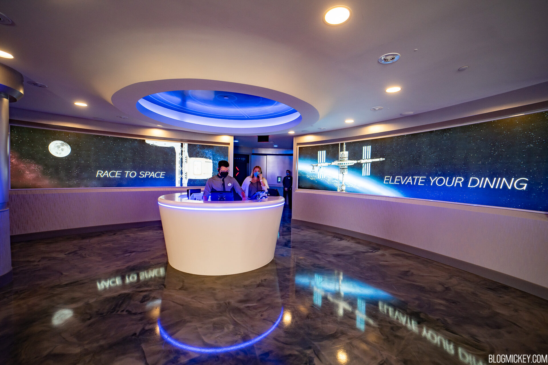 Space 220 Review: EPCOT's Must-Do Restaurant Delivers Stellar Dining ...