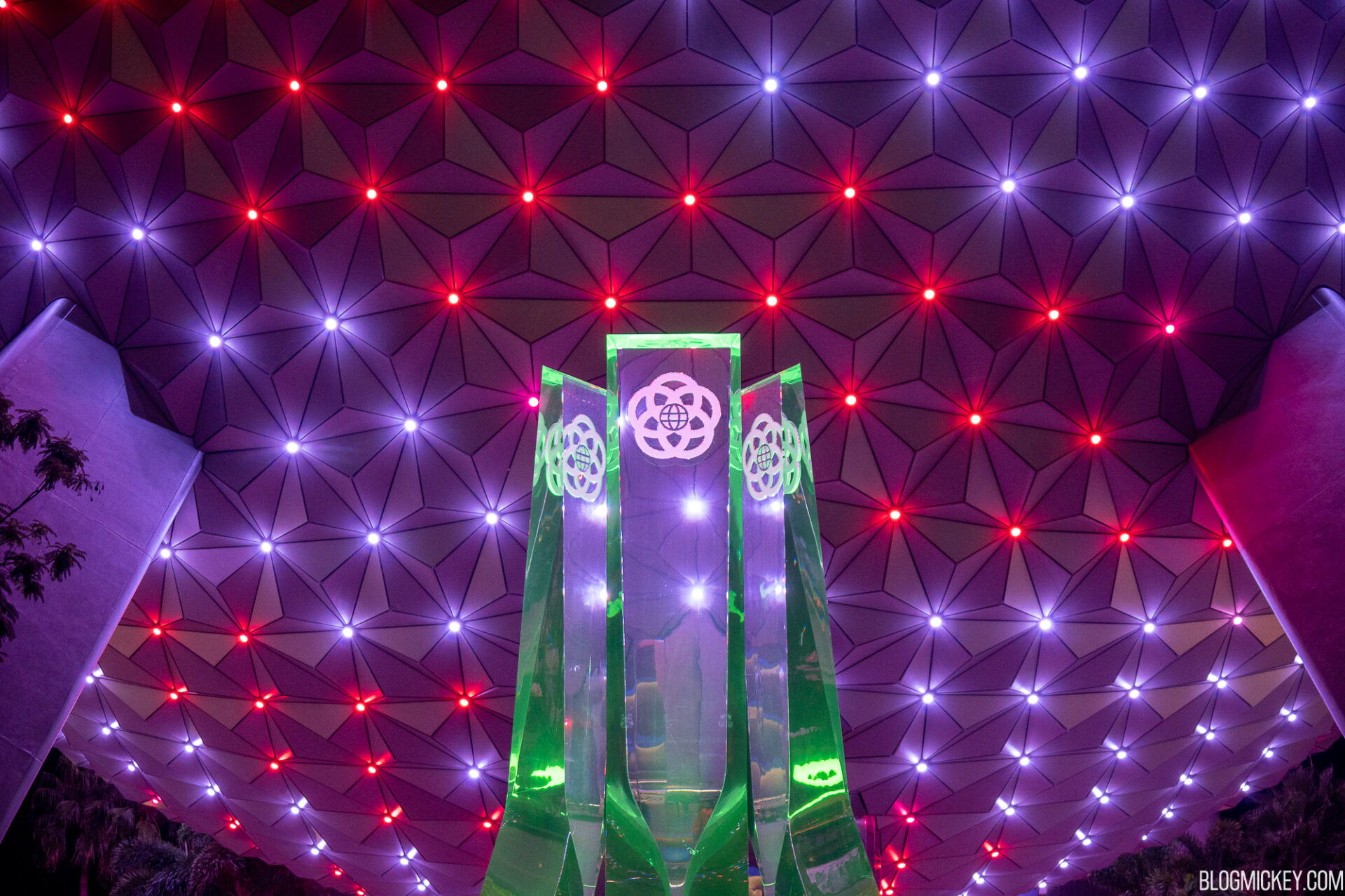 Spaceship Earth Holiday Light Show Debuts at EPCOT