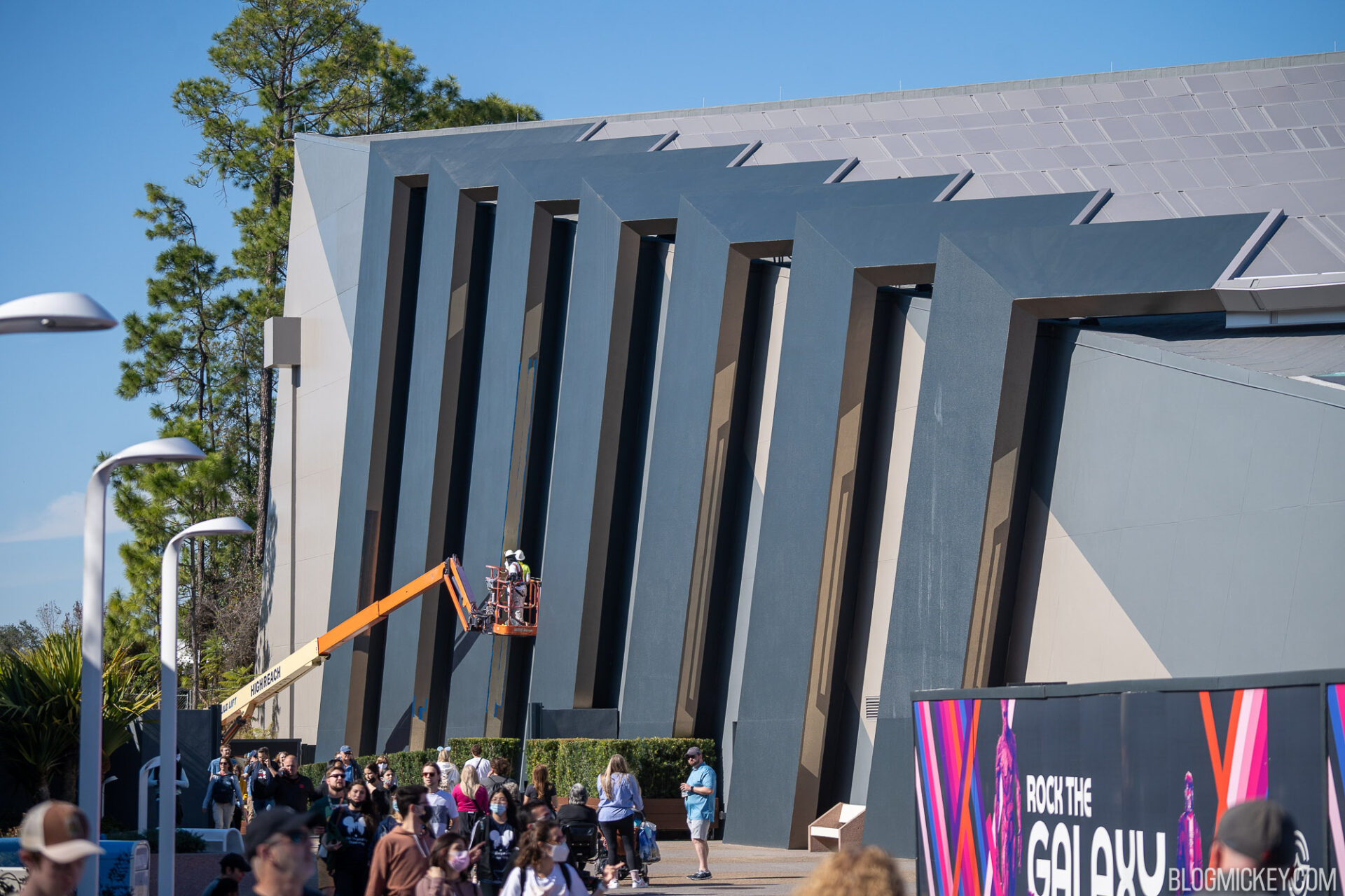 Themed Paint Scheme Applied to Guardians of the Galaxy: Cosmic Rewind ...