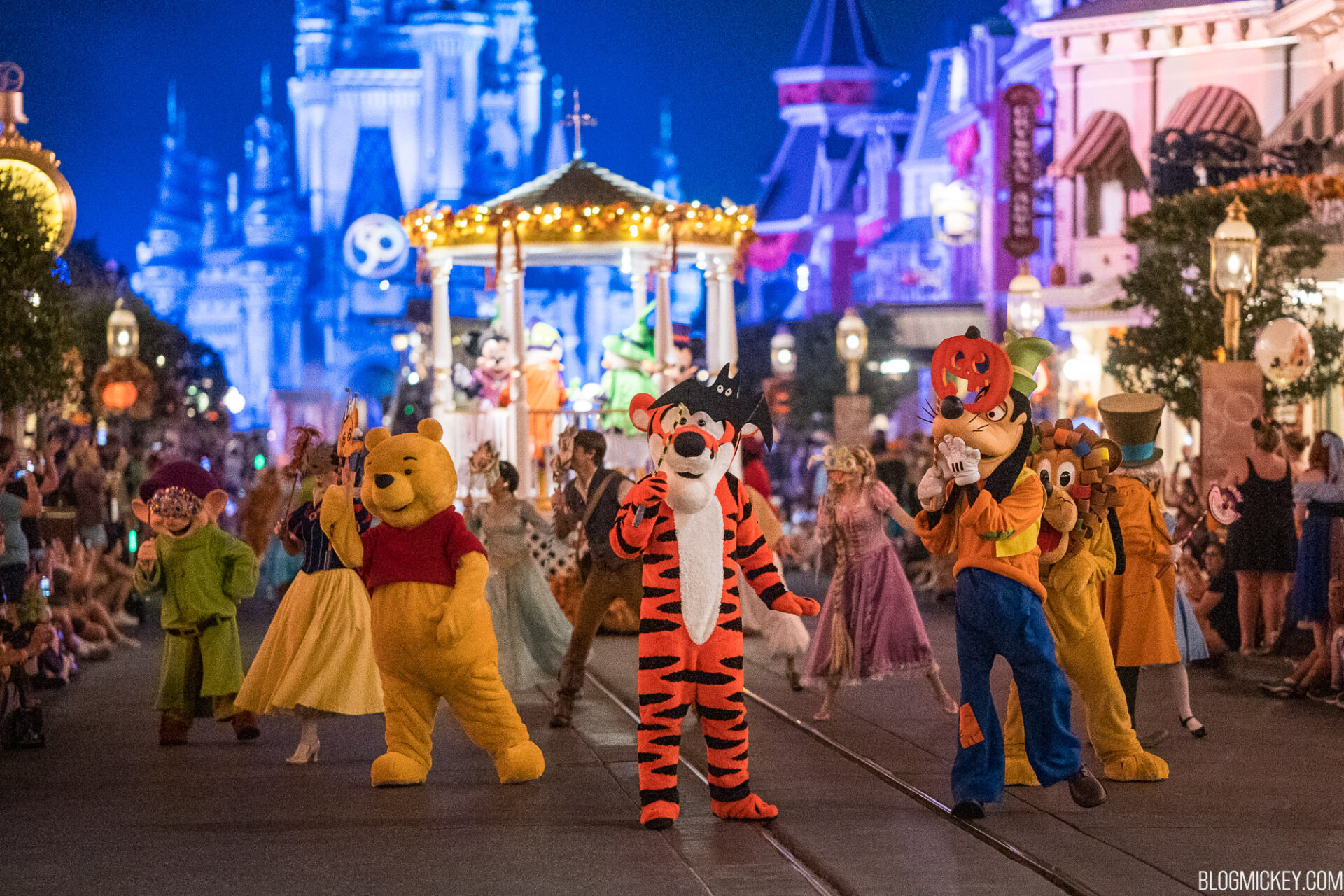 Mickey's "Boo-To-You" Parade Returns, Marks First Fully Staffed Parade ...