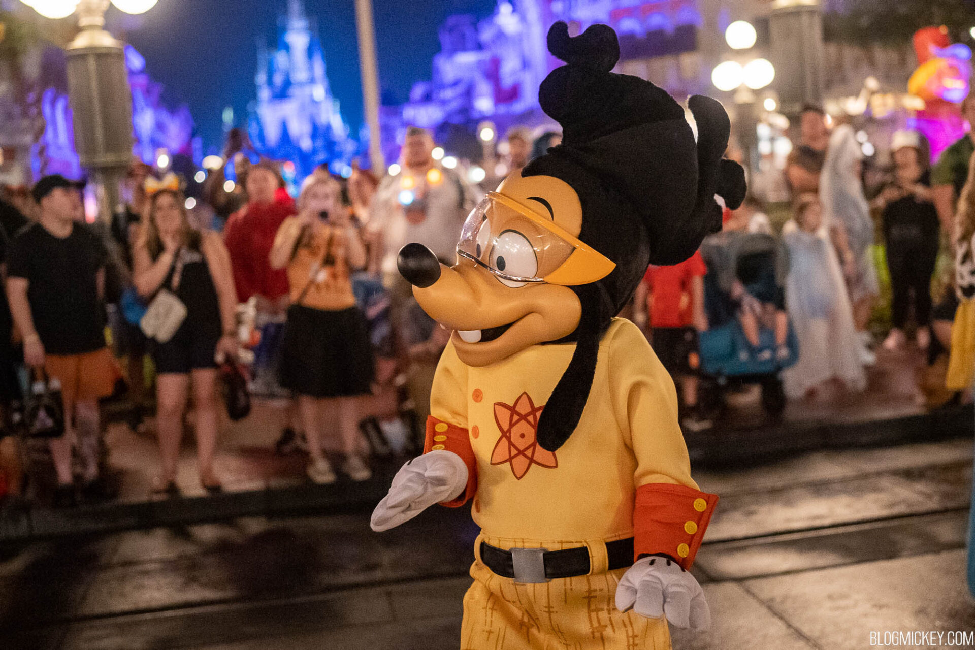 Max Goof Powerline Party Time Pre-Parade at Mickey's Not-So-Scary ...