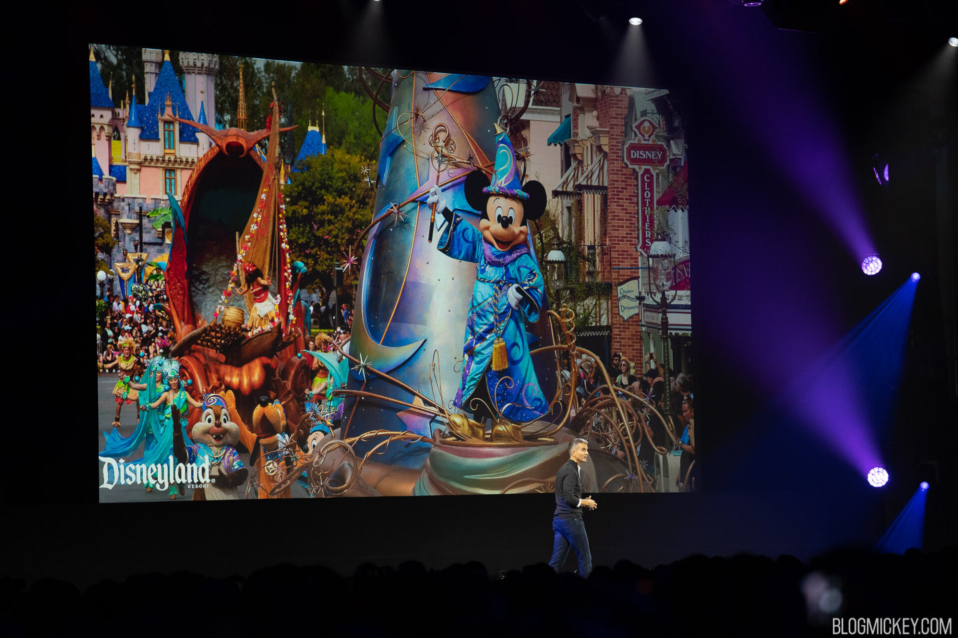 Magic Happens Parade Returning to Disneyland in Spring 2023