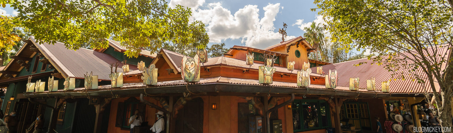 2022 Holiday Season Decor Arrives at Animal Kingdom With Installation ...