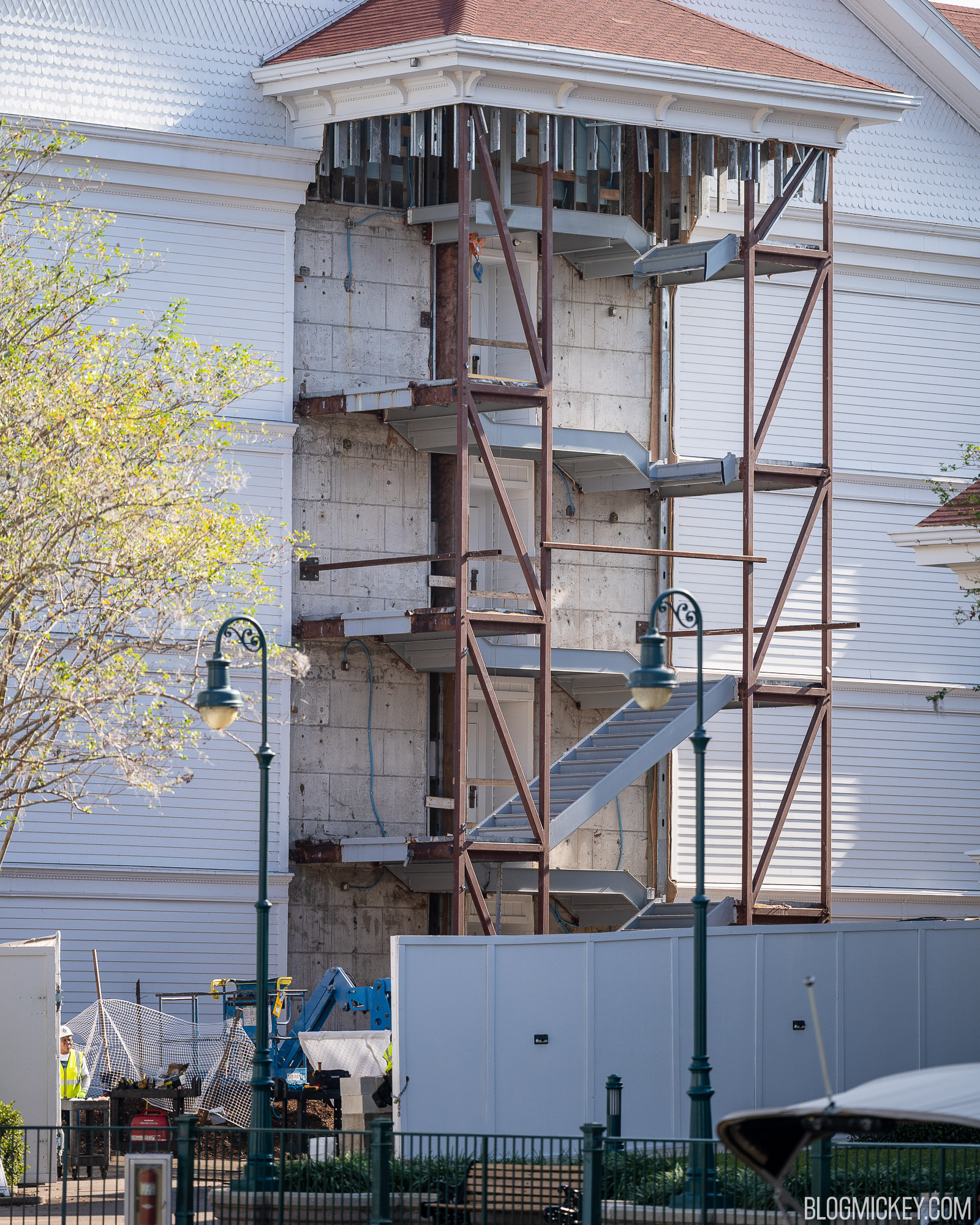 Grand Floridian Room Refurbishment Moves to Conch Key Building