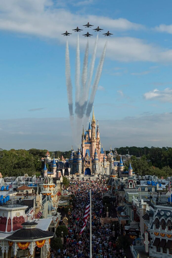 Onboard Video From U.S. Air Force Thunderbirds Magic Kingdom Flyover