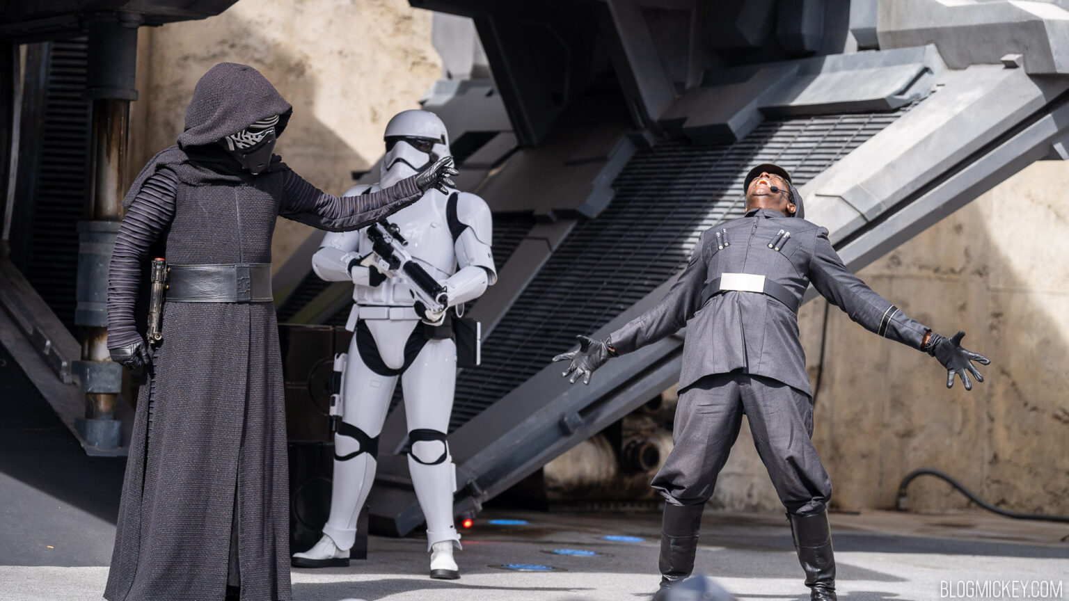 First Order Kylo Ren Show Returns to Star Wars: Galaxy's Edge at Disney ...