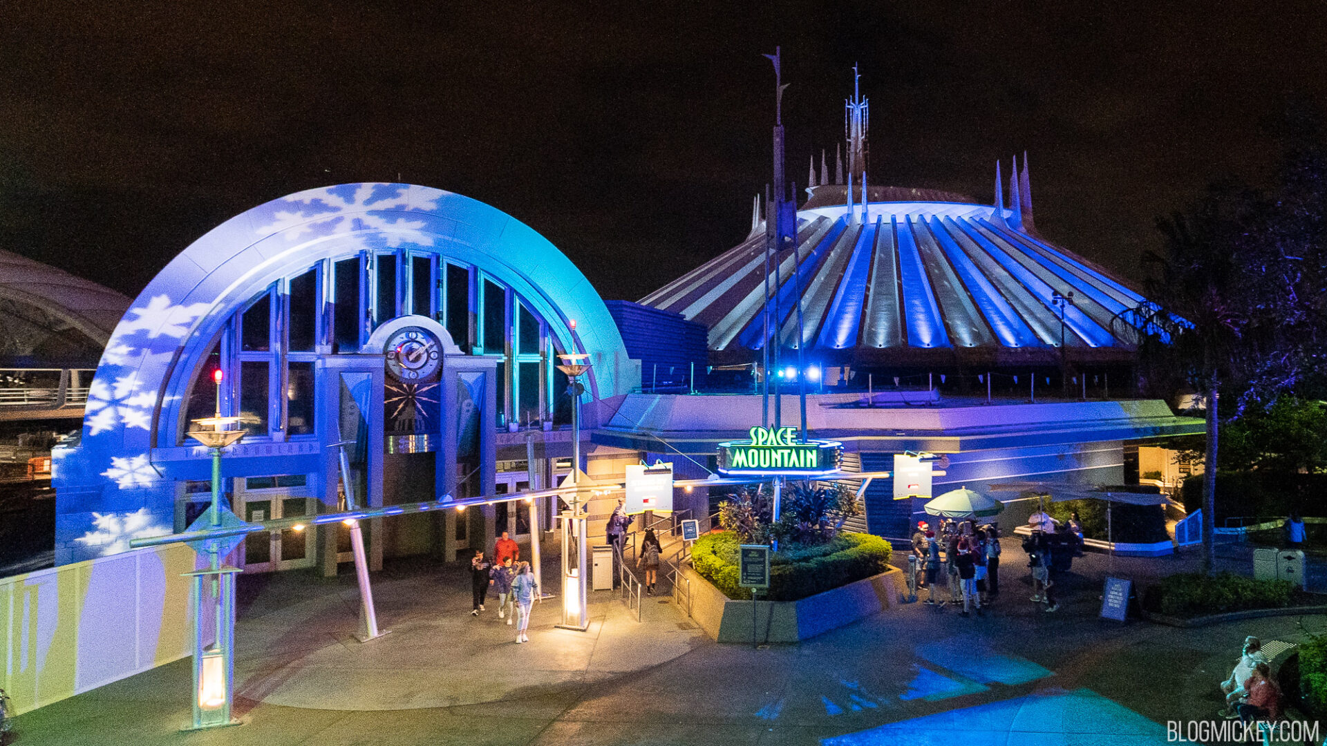 New Lighting Package & Low-Light Ride on 'Space Mountain Holiday Run ...