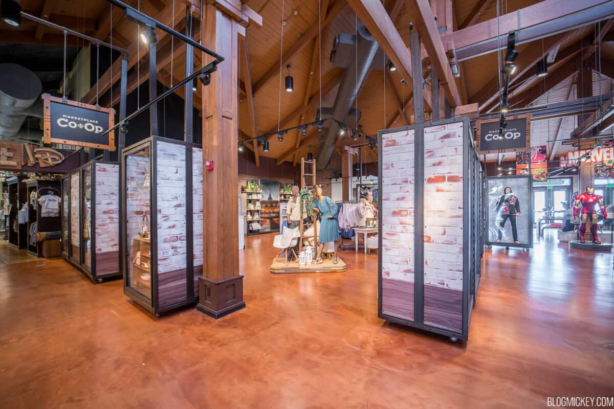 Generic Marketplace Co-Op Shop Replaces National Geographic Store in ...