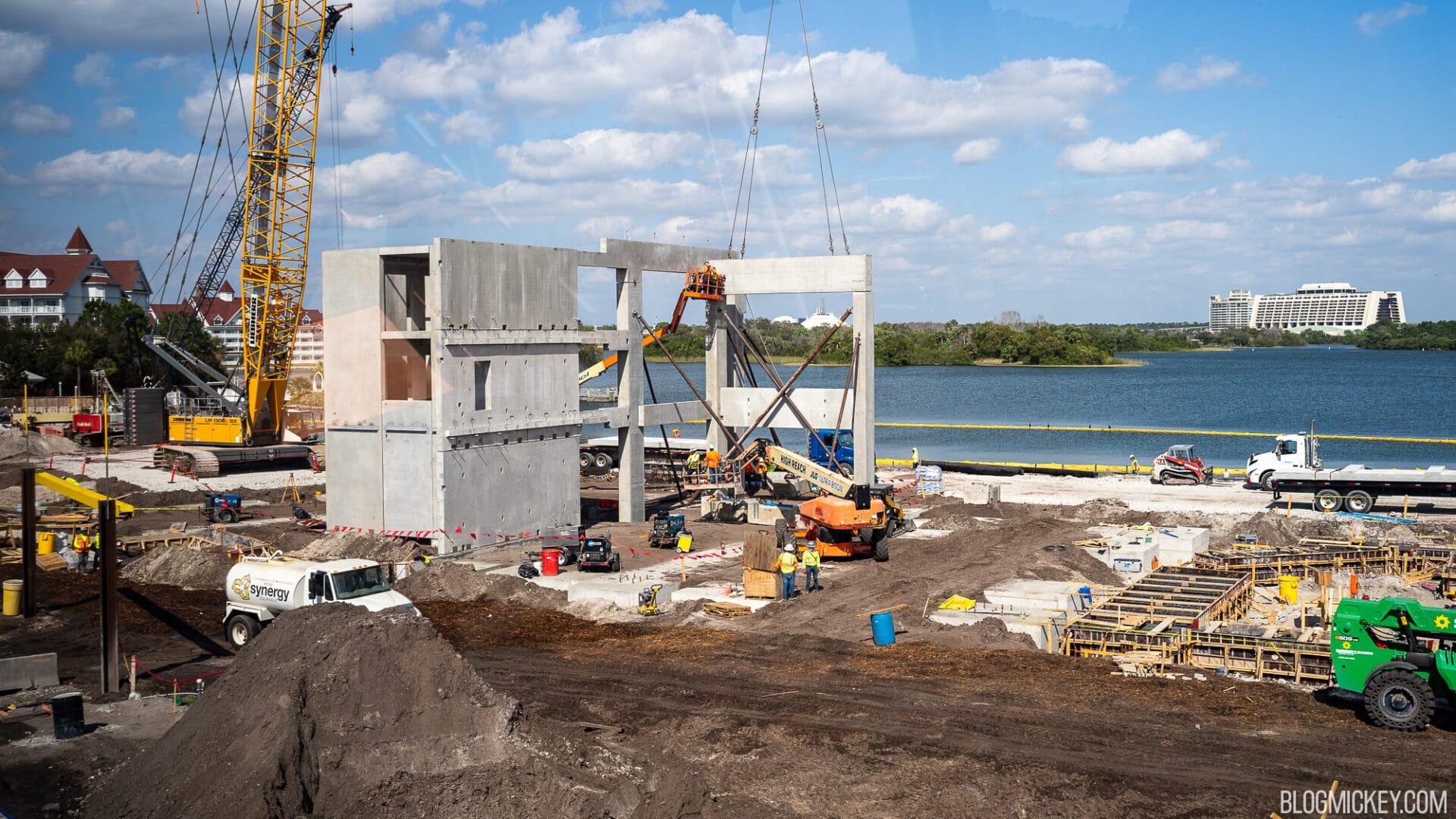 Vertical Construction Expands for DVC Tower at Disney's Polynesian ...
