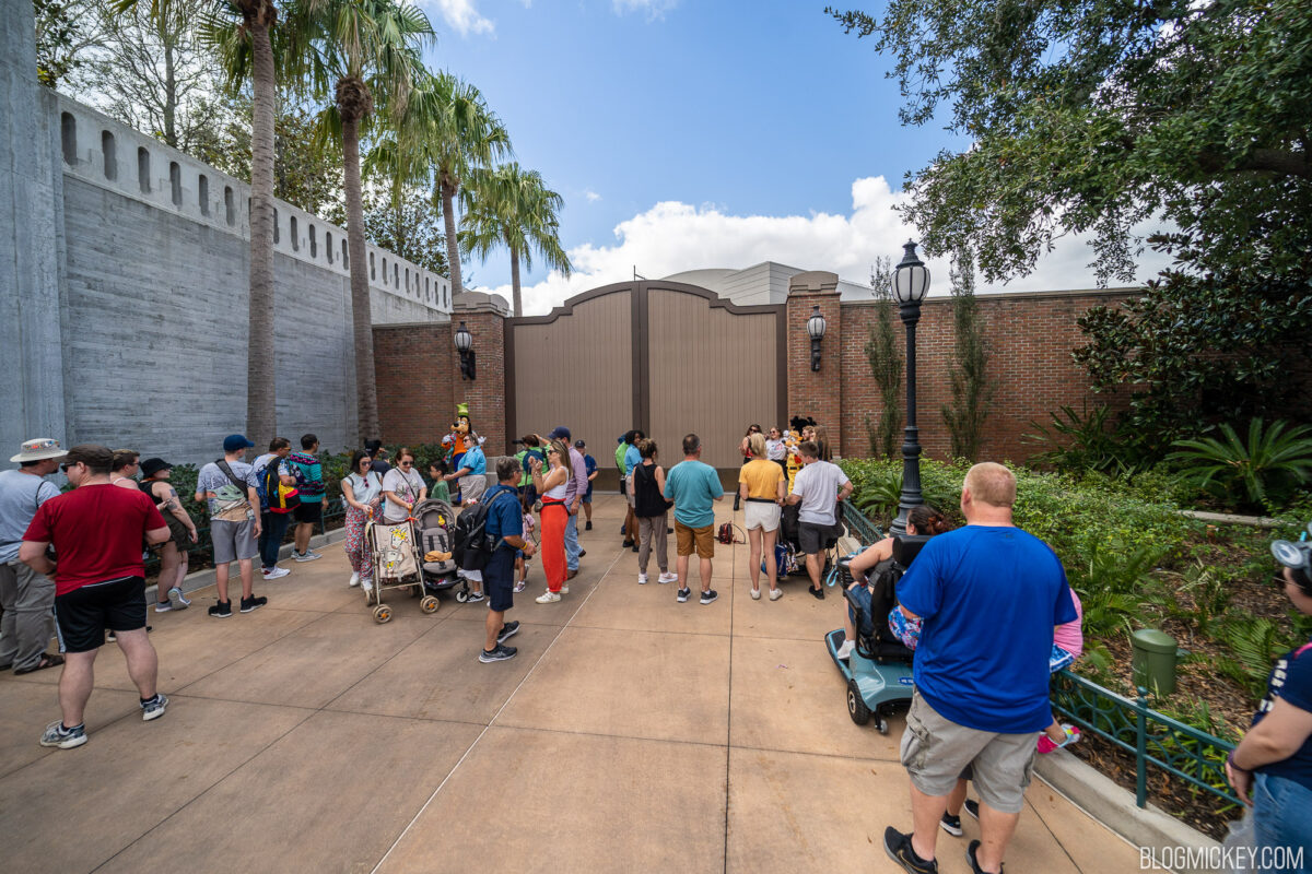 New Powerline Max & Vacation Goofy Meet and Greet Debuts at Hollywood ...