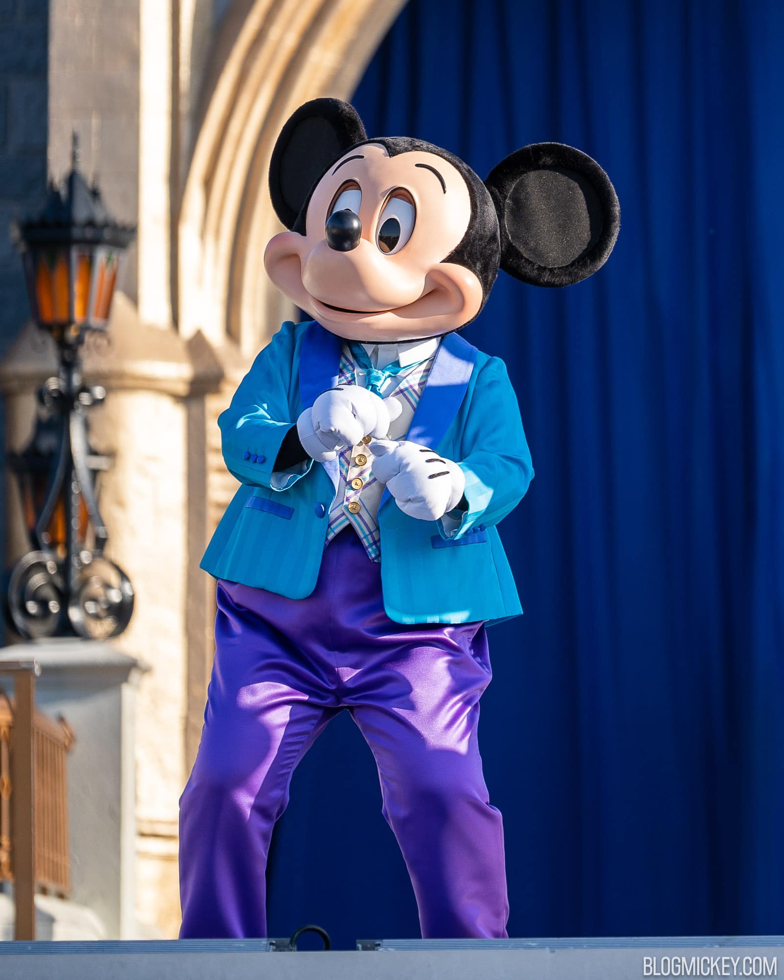 PHOTOS, VIDEO: NEW 'Let the Magic Begin' Welcome Show at Magic Kingdom ...