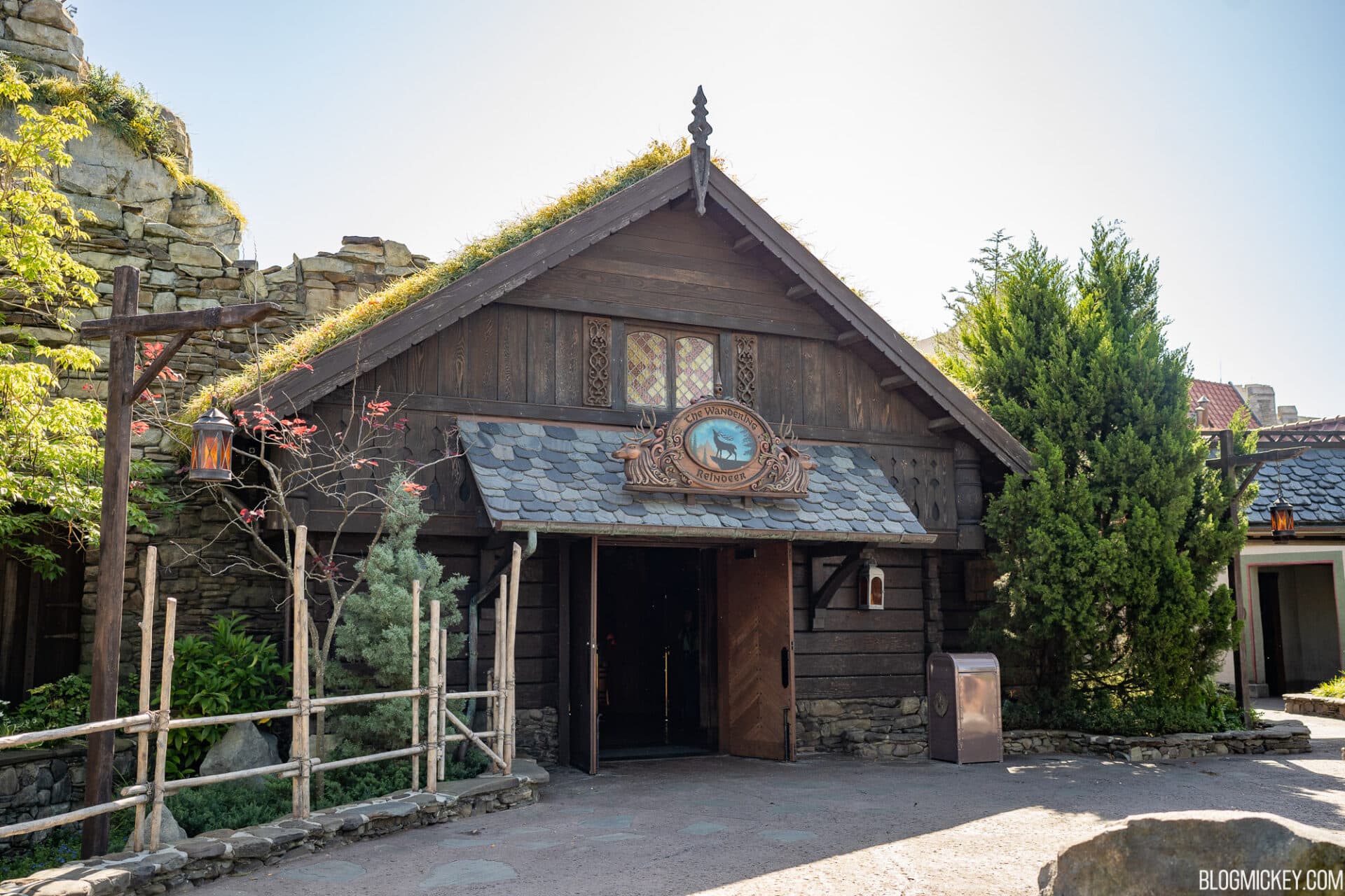 Disney PhotoPass Studio at Wandering Reindeer in EPCOT