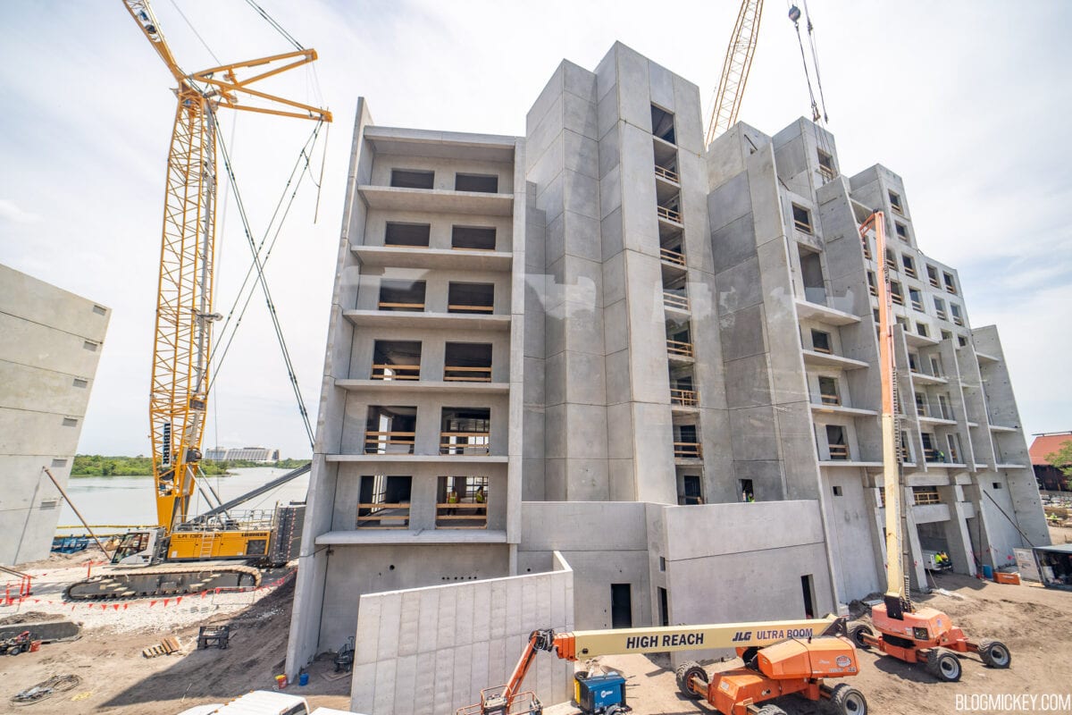 Updated Look at Disney Vacation Club Tower Construction Offers Preview ...