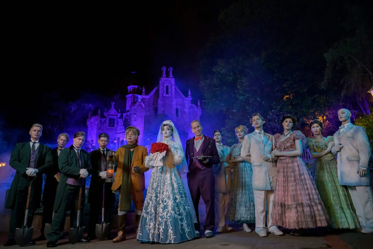 PHOTOS, VIDEO: Haunted Mansion Characters Materialize at Midnight in ...