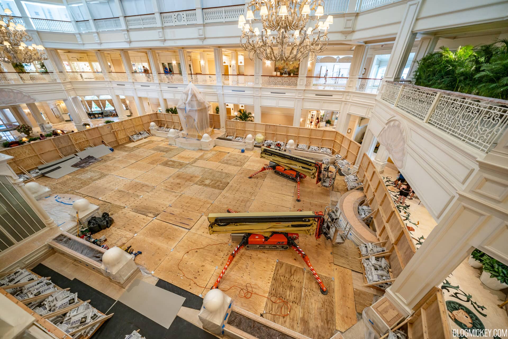 Construction Walls Expand to New Section of Grand Floridian Lobby for ...
