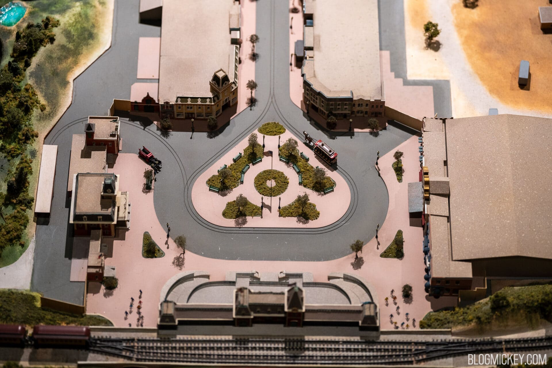 Disneyland's 50th Anniversary Opening Day Scale Model Now on Display at ...