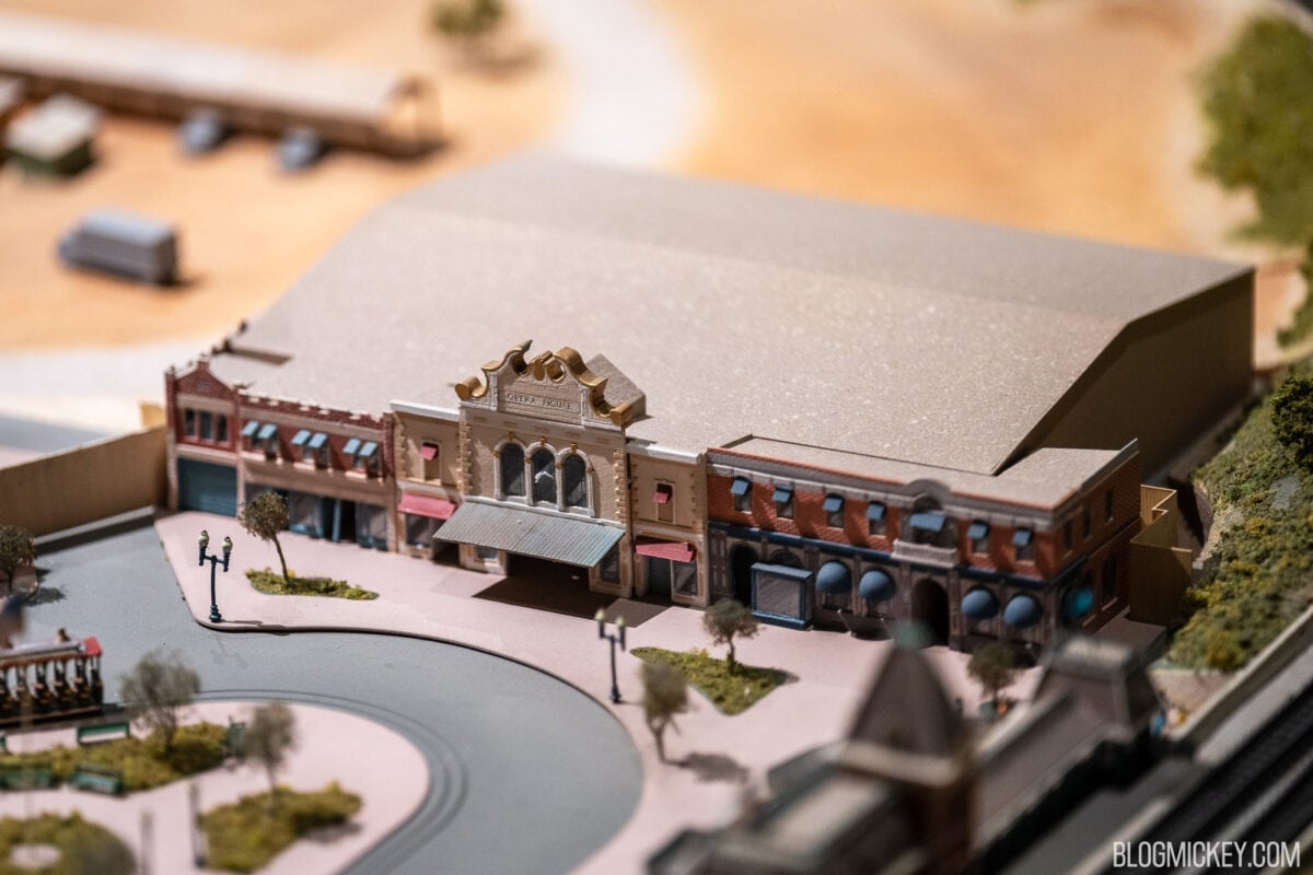 Disneyland's 50th Anniversary Opening Day Scale Model Now on Display at ...