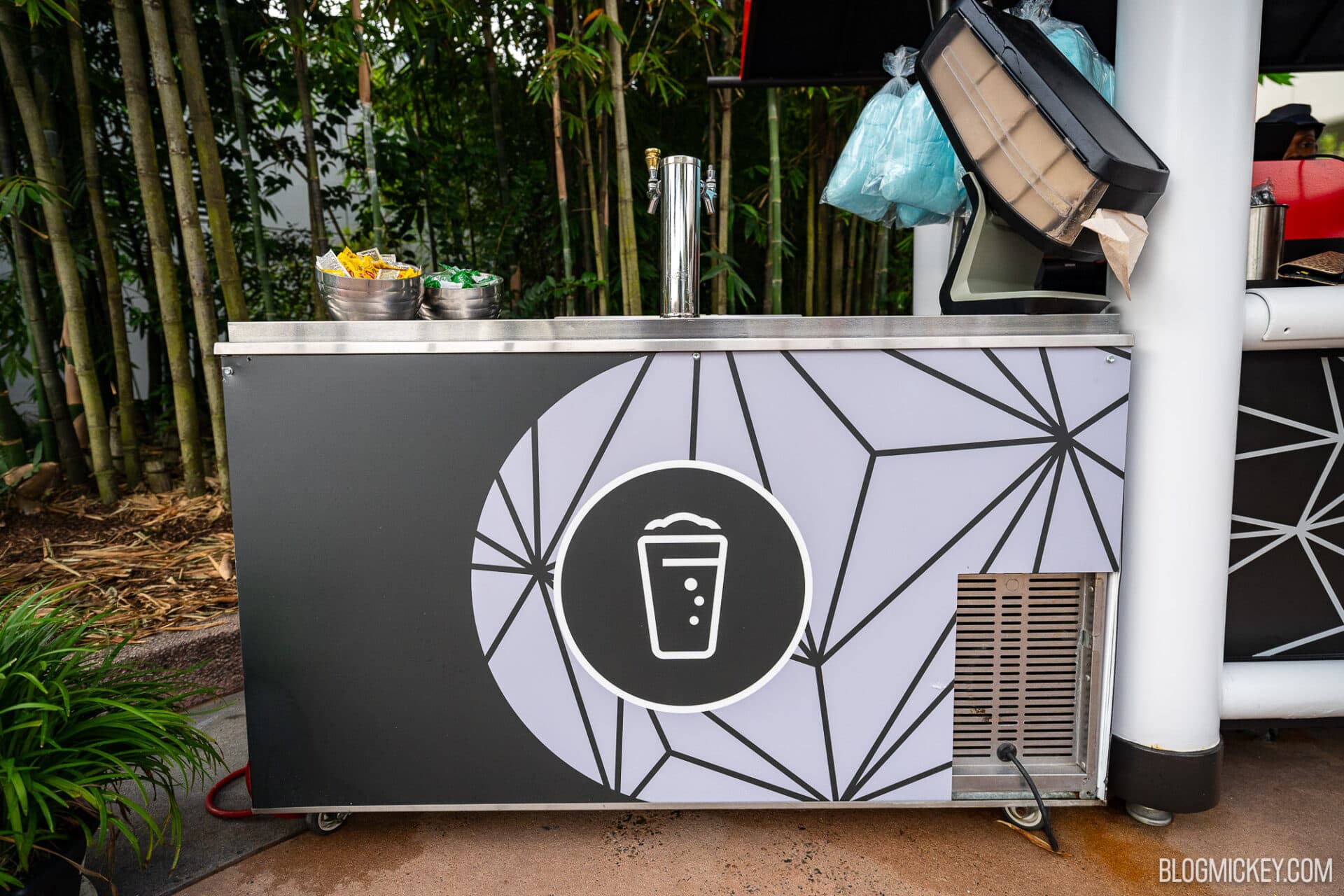 World Discovery Snack & Beer Cart Debuts New Look at EPCOT