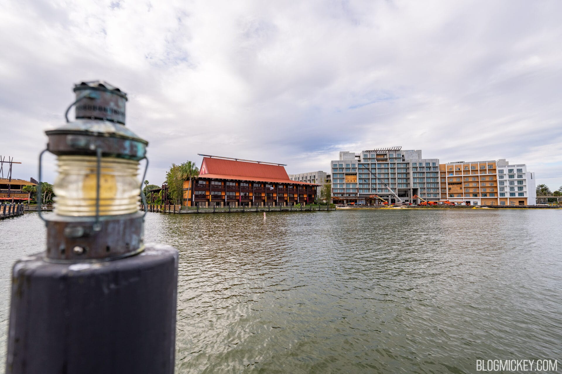 New Steel Structure & Theming Added to DVC Tower at Disney's Polynesian ...