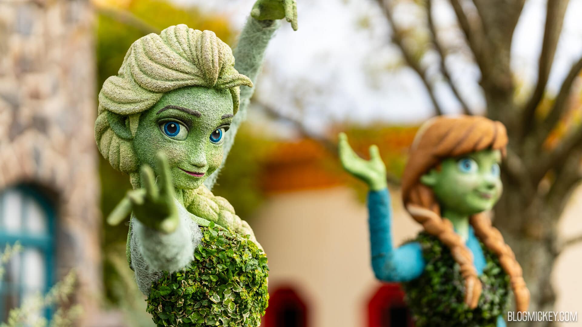 Anna & Elsa Frozen Topiaries Arrive at EPCOT for 2024 Flower & Garden ...