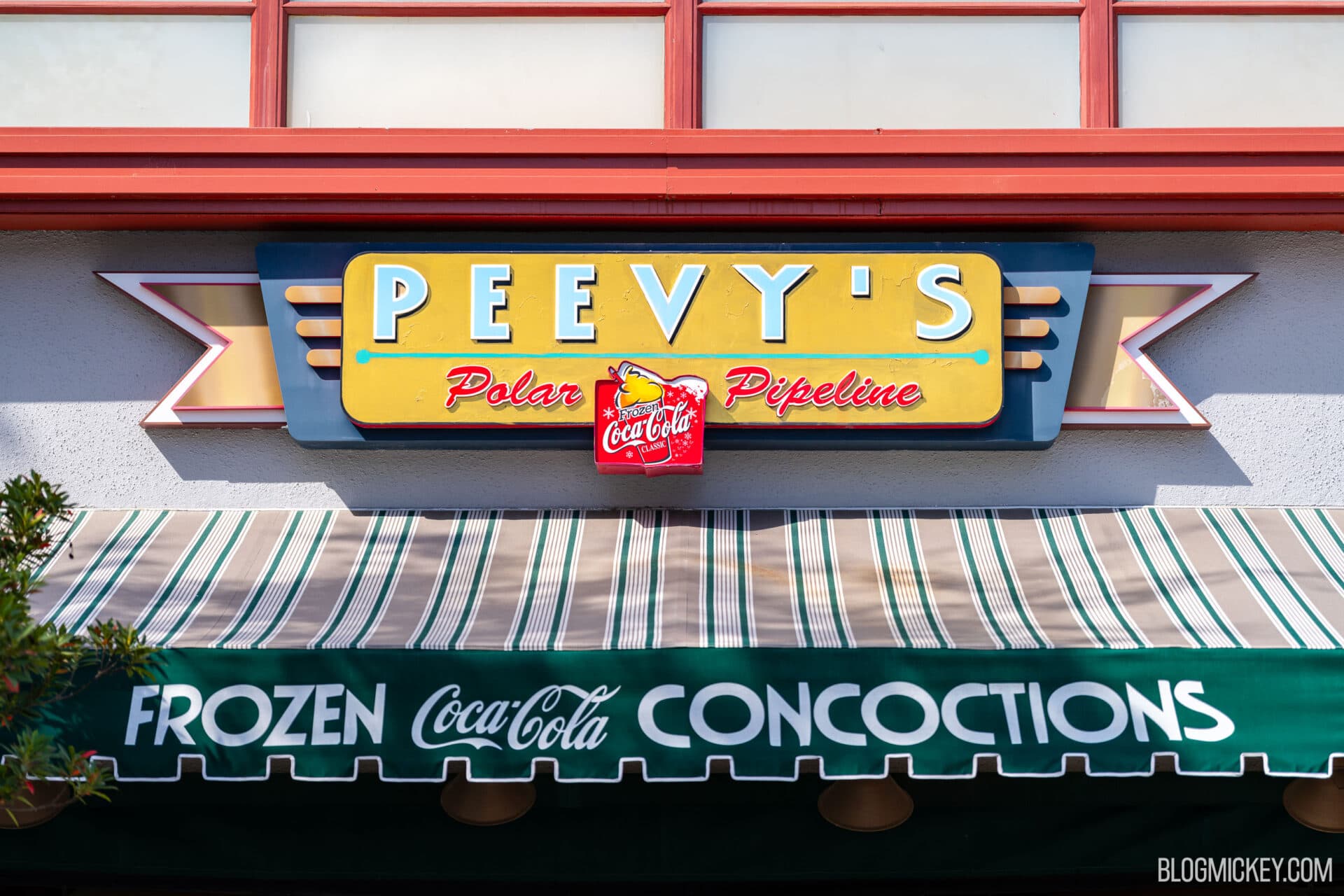PHOTOS: Peevy's Polar Pipeline Frozen Coke Stand with References to ...