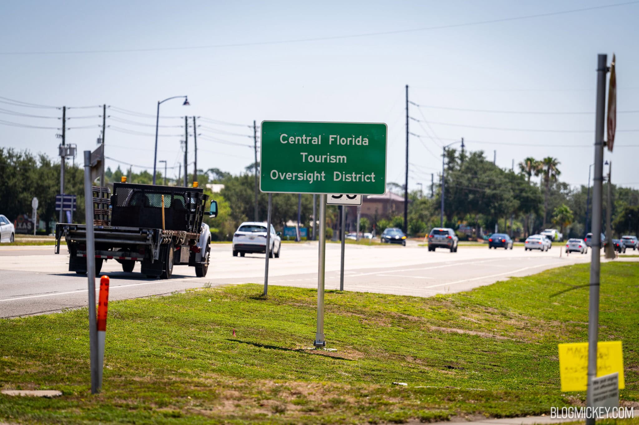 FDOT Installs New Central Florida Tourism Oversight District Signage