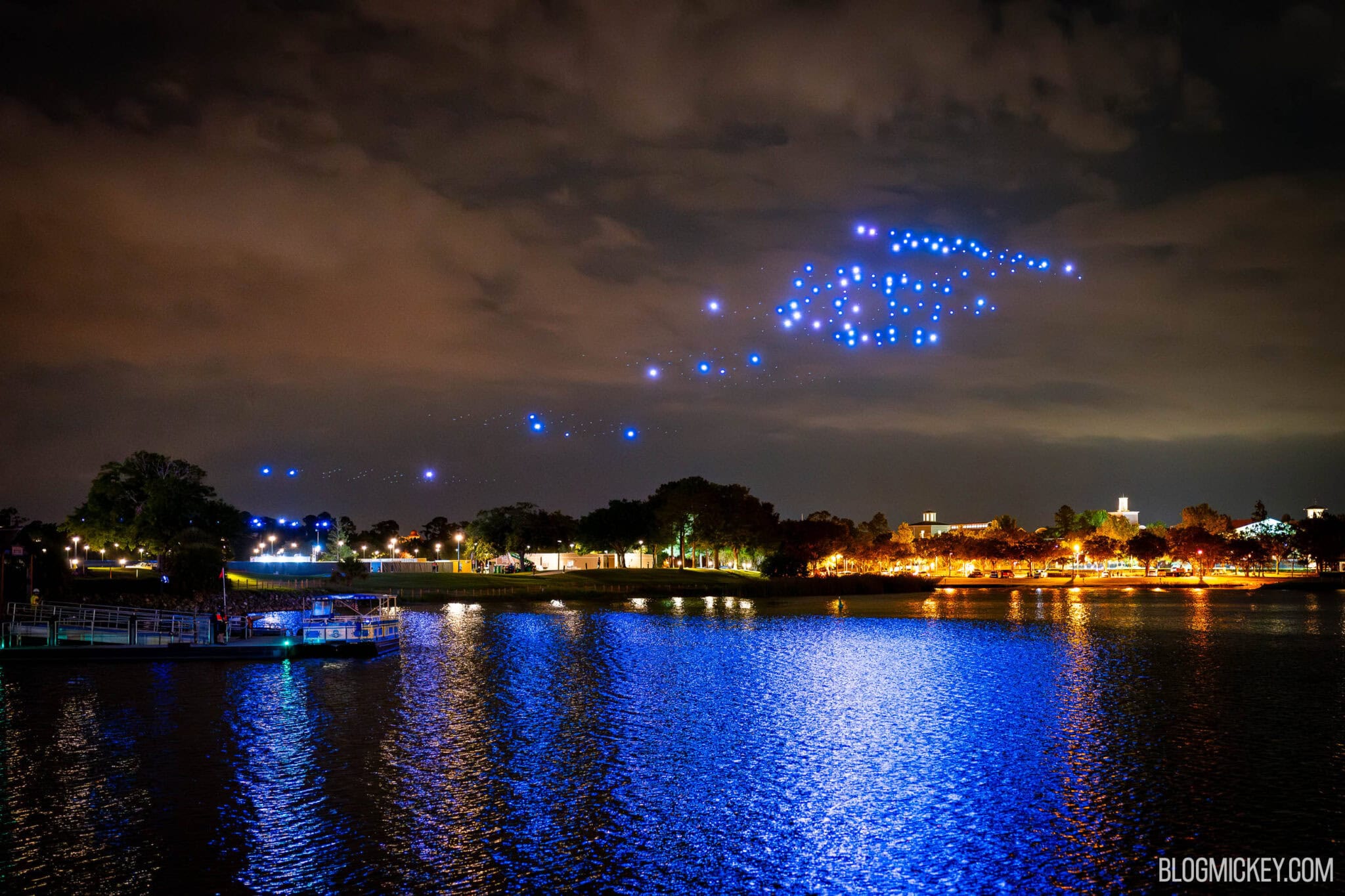 Disney Dreams That Soar Drone Show Review: Is It Worth a Visit to ...