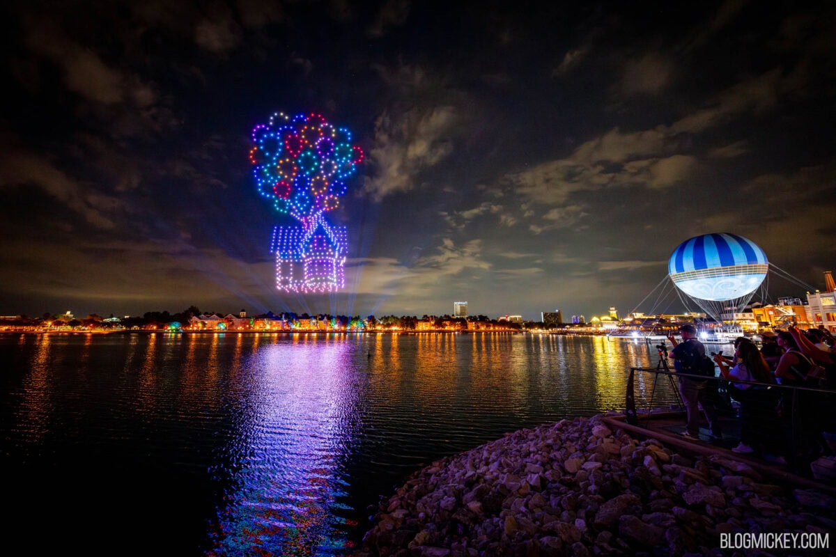 Disney Dreams That Soar Drone Show Review: Is It Worth a Visit to ...
