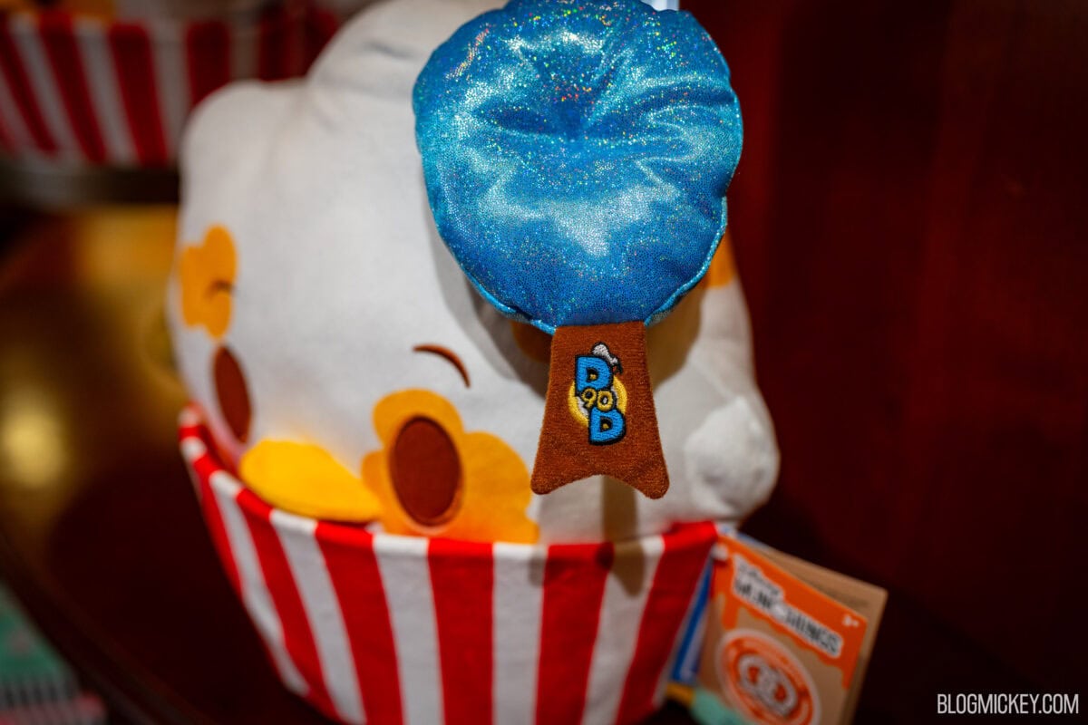 Donald Duck 90th Anniversary Munchling, Ornament, and More Arrives at ...
